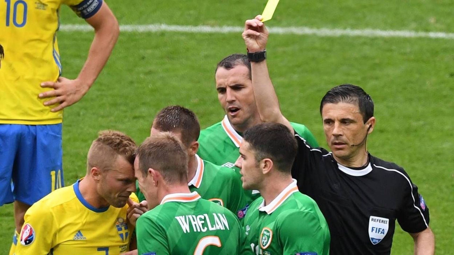 Crise des vocations pour les arbitres de football dans plusieurs ...