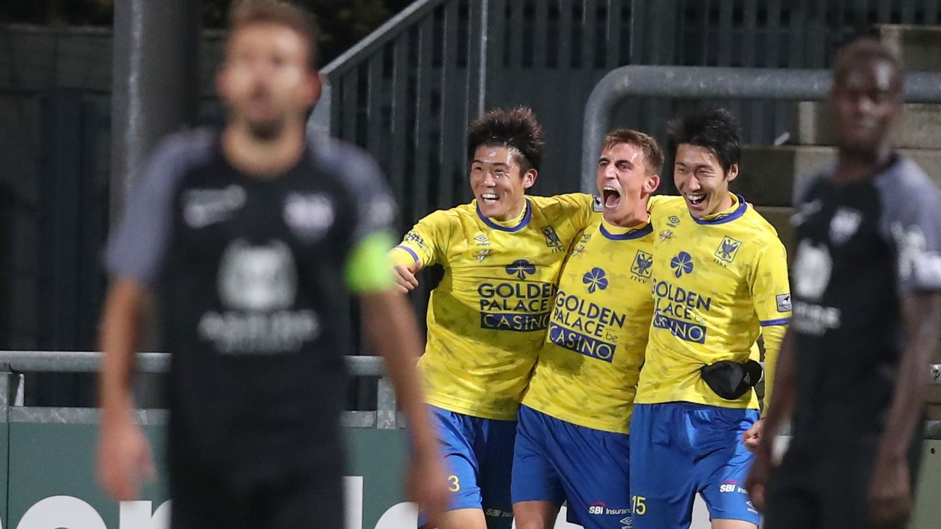 Zulte Waregem double Lokeren, Eupen et Waasland-Beveren chutent - RTBF ...