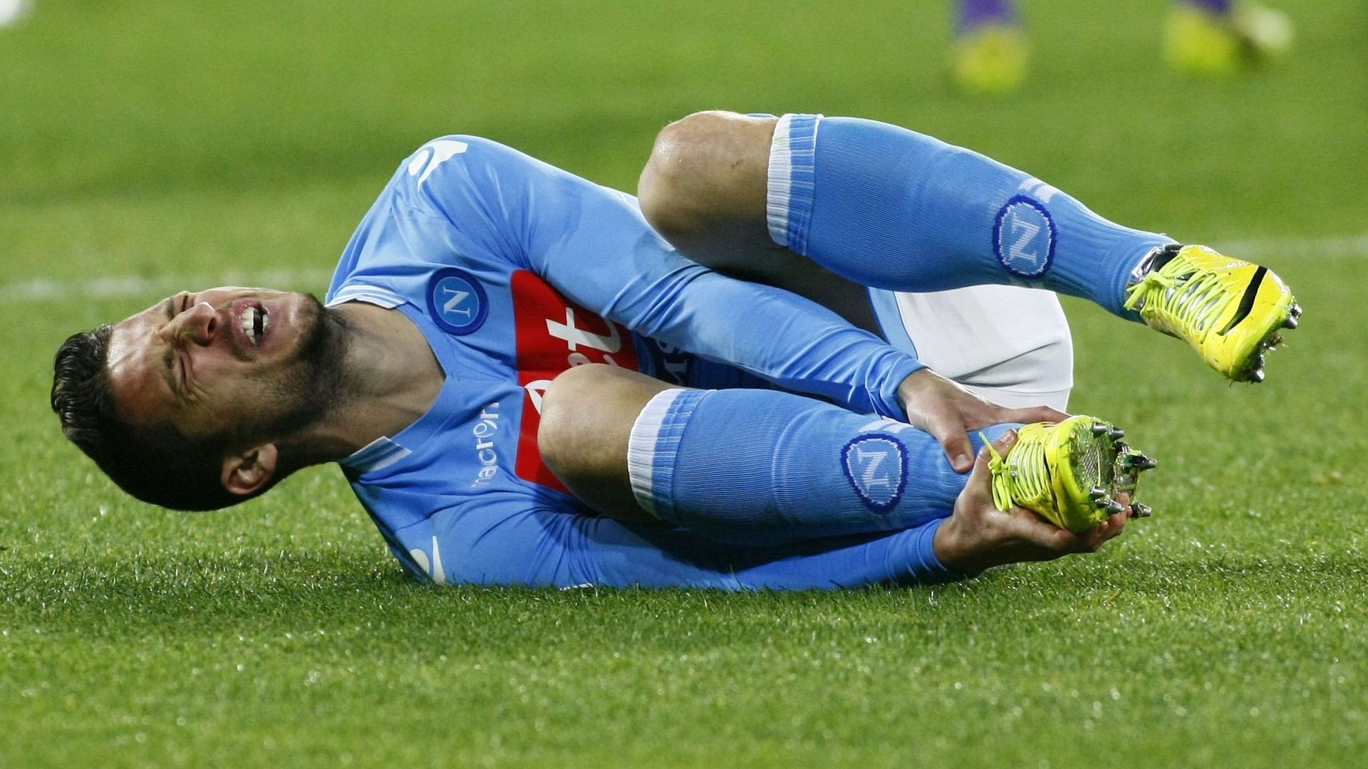 Mertens indisponible sept jours