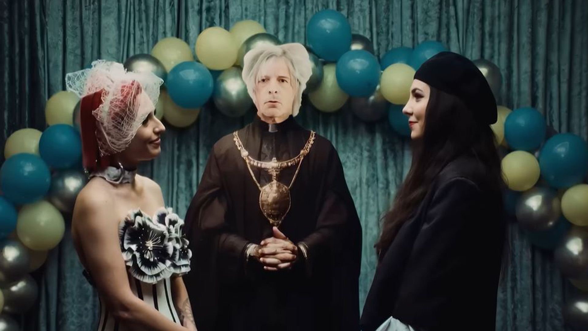 Superbus annonce un nouveau single avec Rori et une version surprenante ...