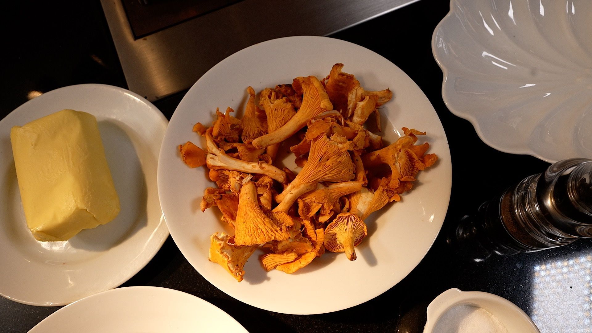 Recette de la Poêlée de girolles par Gerald Watelet - RTBF Actus