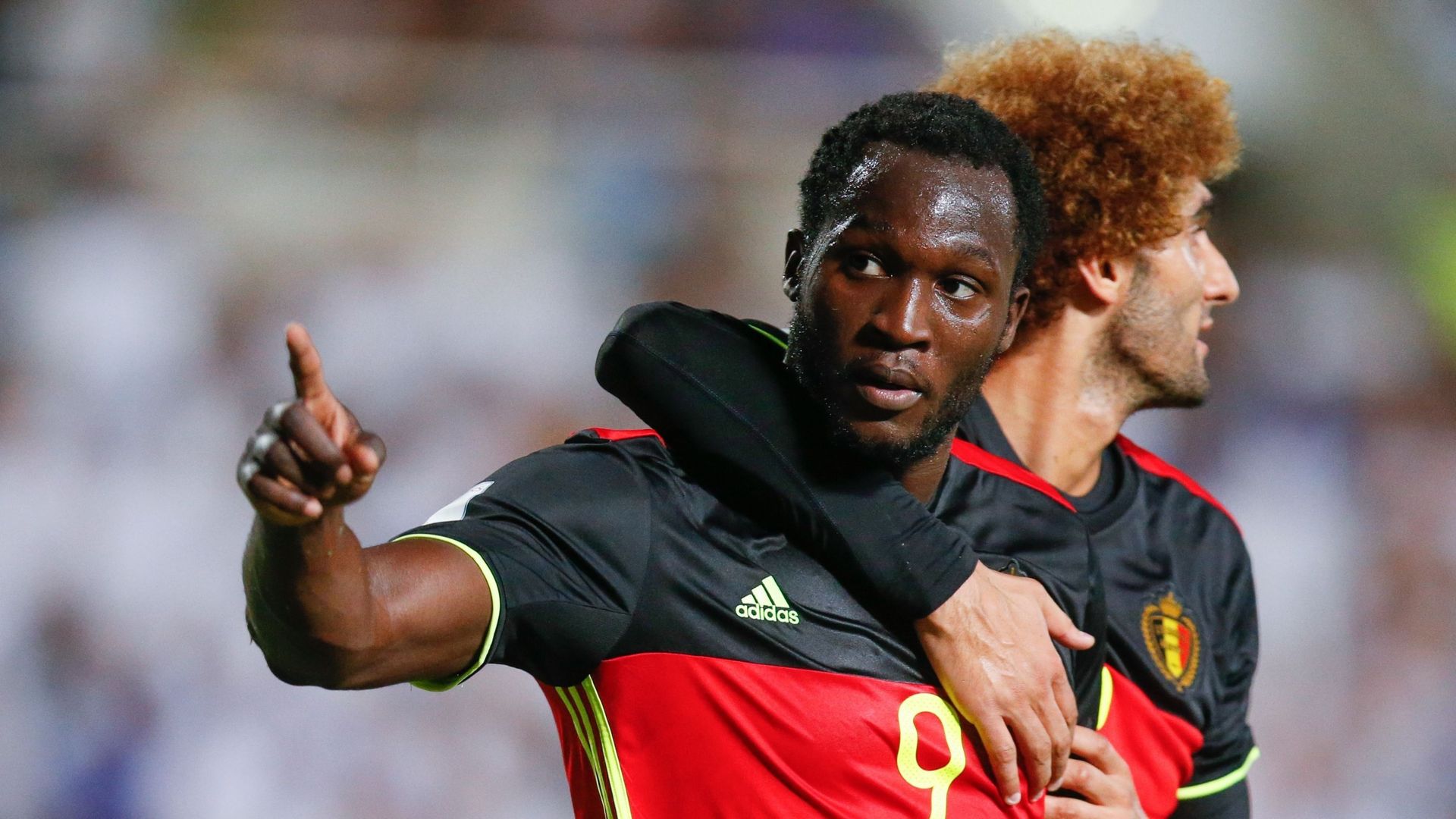 Concours : remportez un maillot dédicacé par les Diables Rouges - RTBF ...