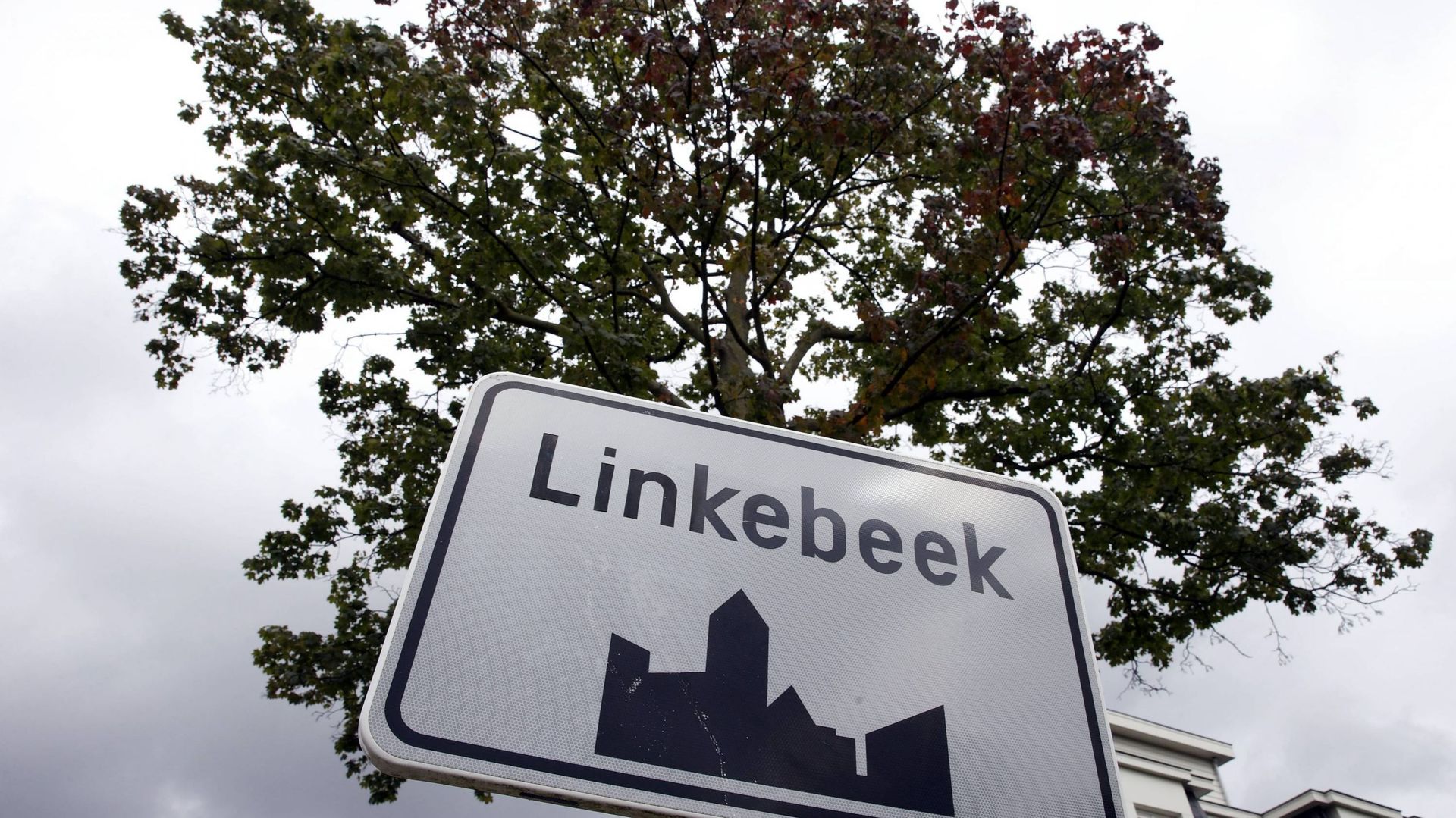 Linkebeek: le bourgmestre Eric De Bruycker (Prolink) a prêté serment ...