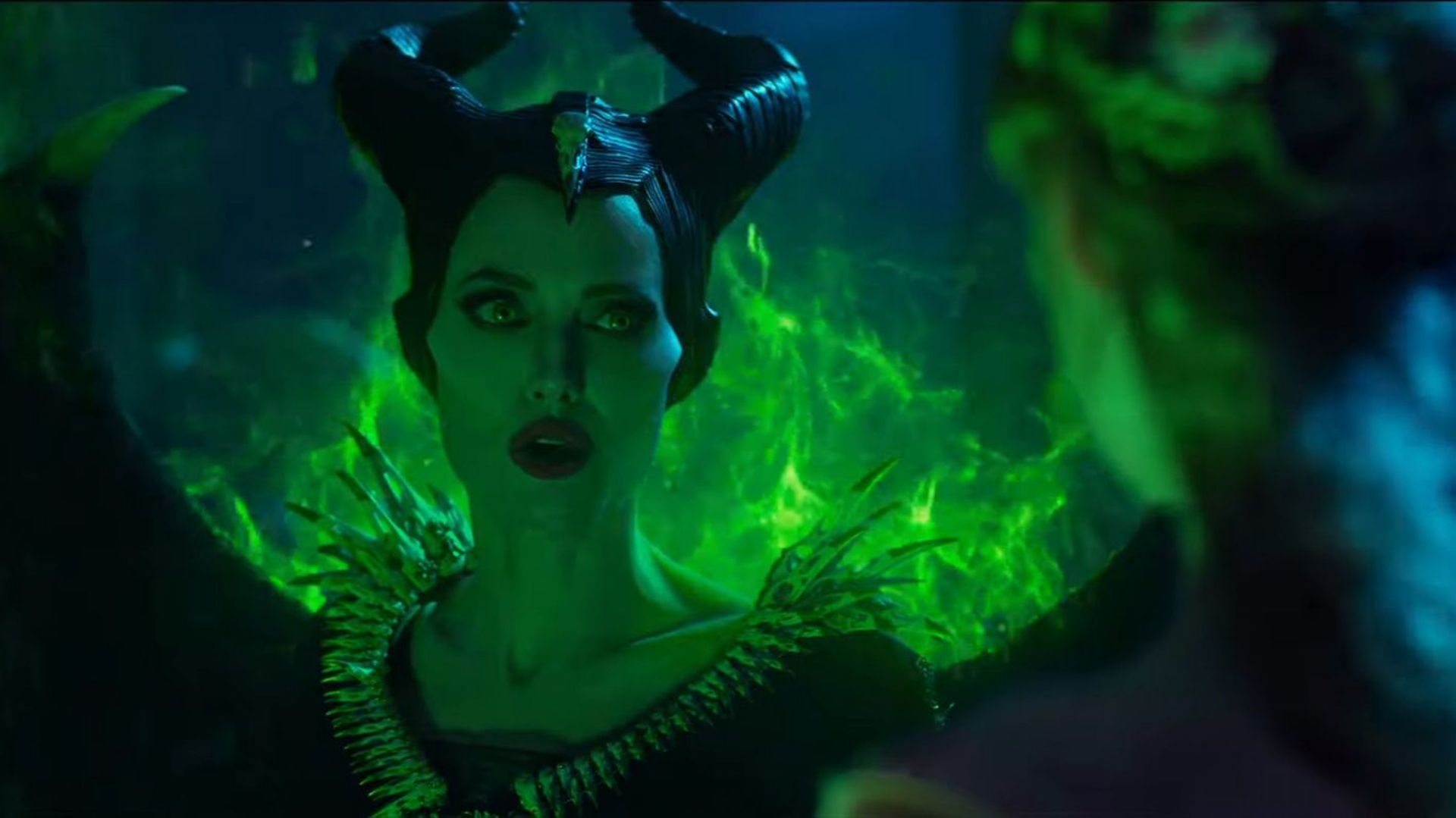 Angelina Jolie se déchaîne dans la bande annonce de Maléfique 2 - RTBF ...