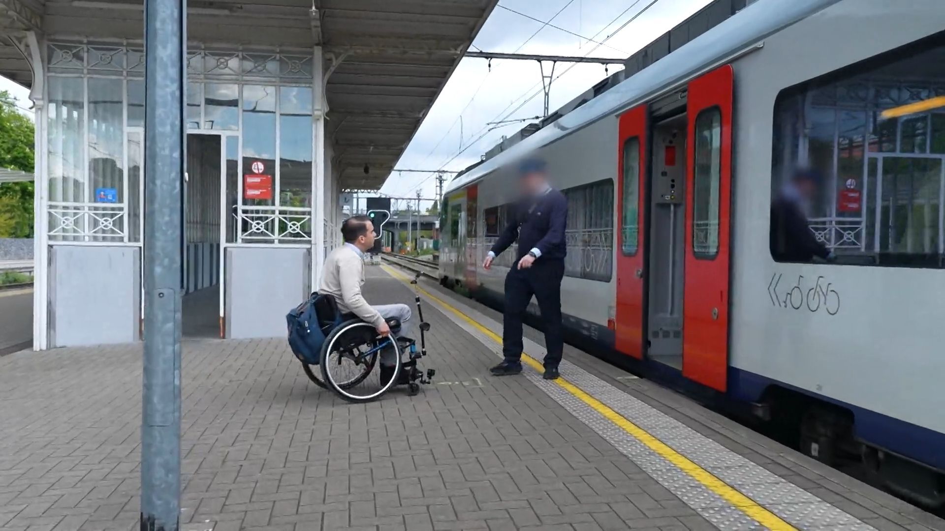 #Investigation : SNCB, la galère des PMR - RTBF Actus