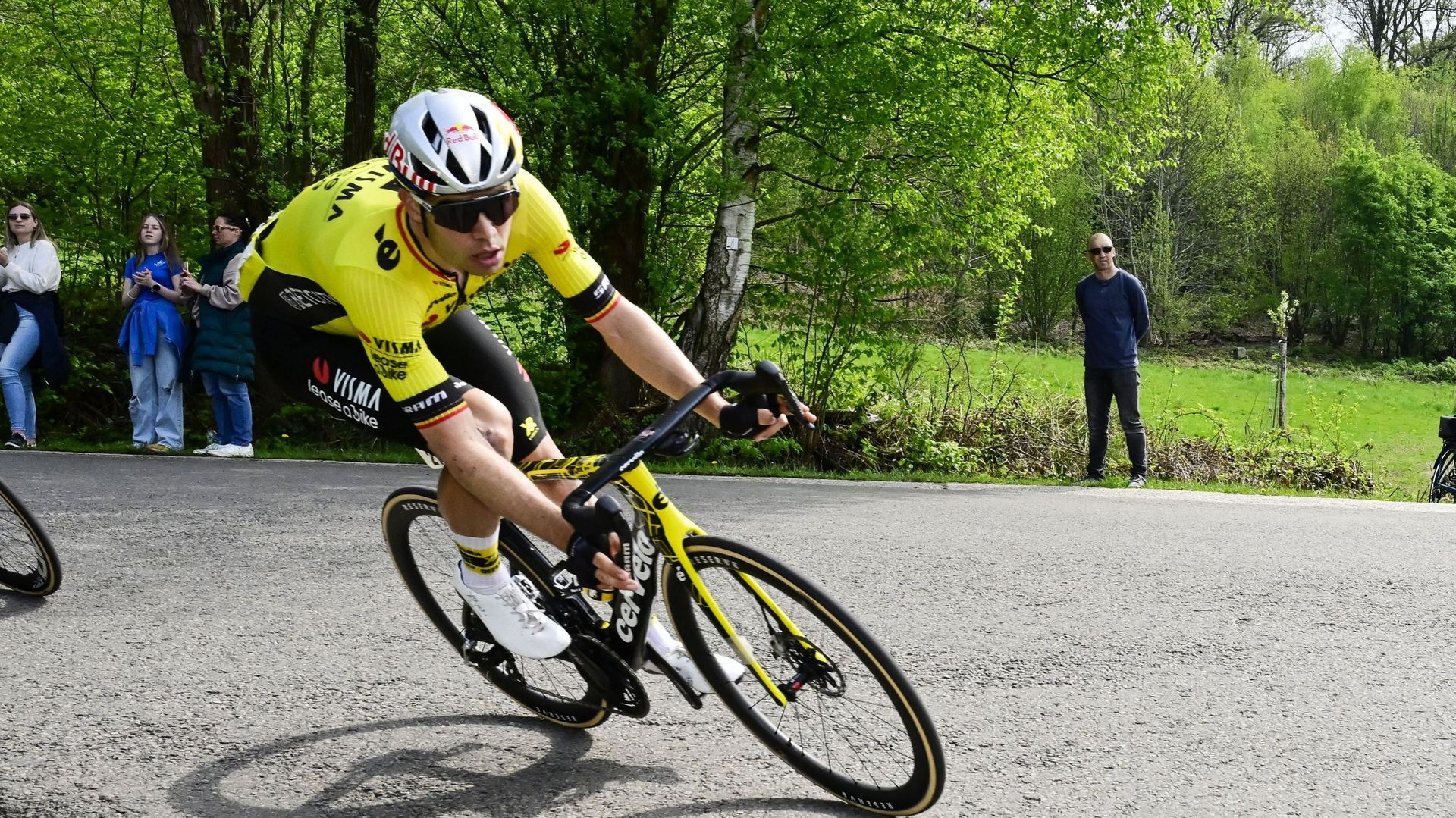 Wout van Aert marqué par l’effort mais ambitieux pour le chrono et la ...