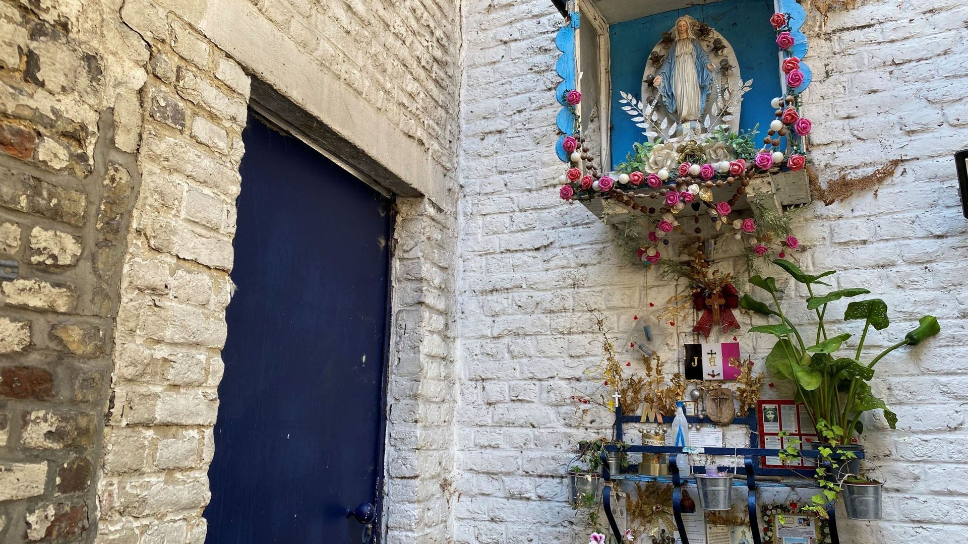 La tradition du fleurissement des Marie a été respectée, en Outremeuse ...