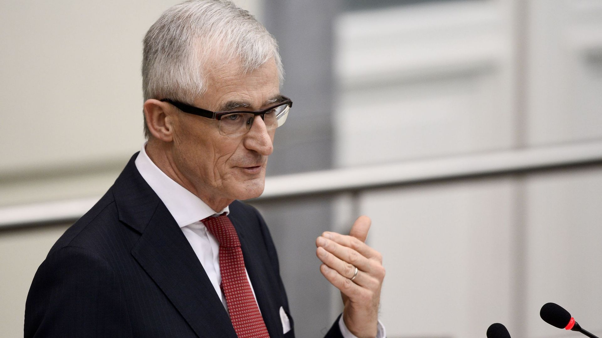 Geert Bourgeois (N-VA) veut une Constitution pour la Flandre, pas Paul ...