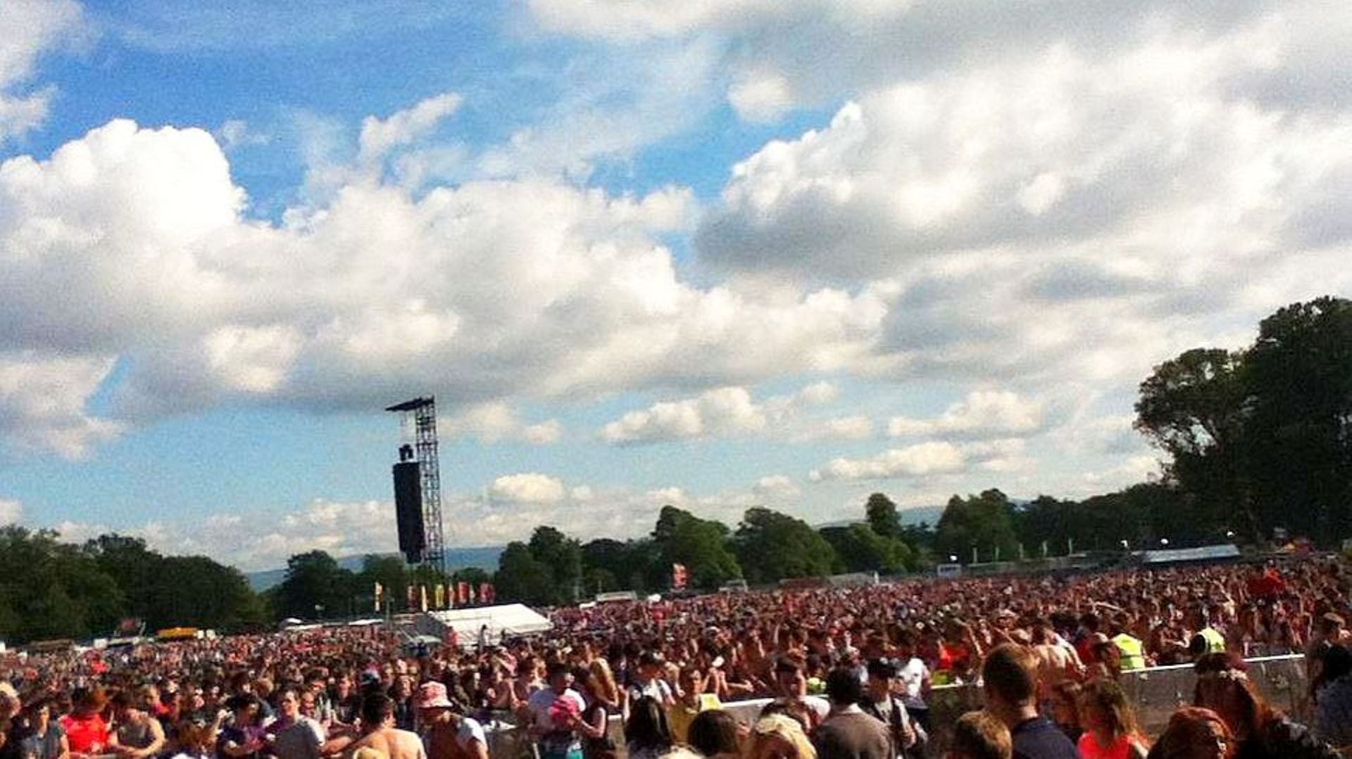 Coups de couteau,blessures diverses:un concert vire au cauchemar - RTBF ...