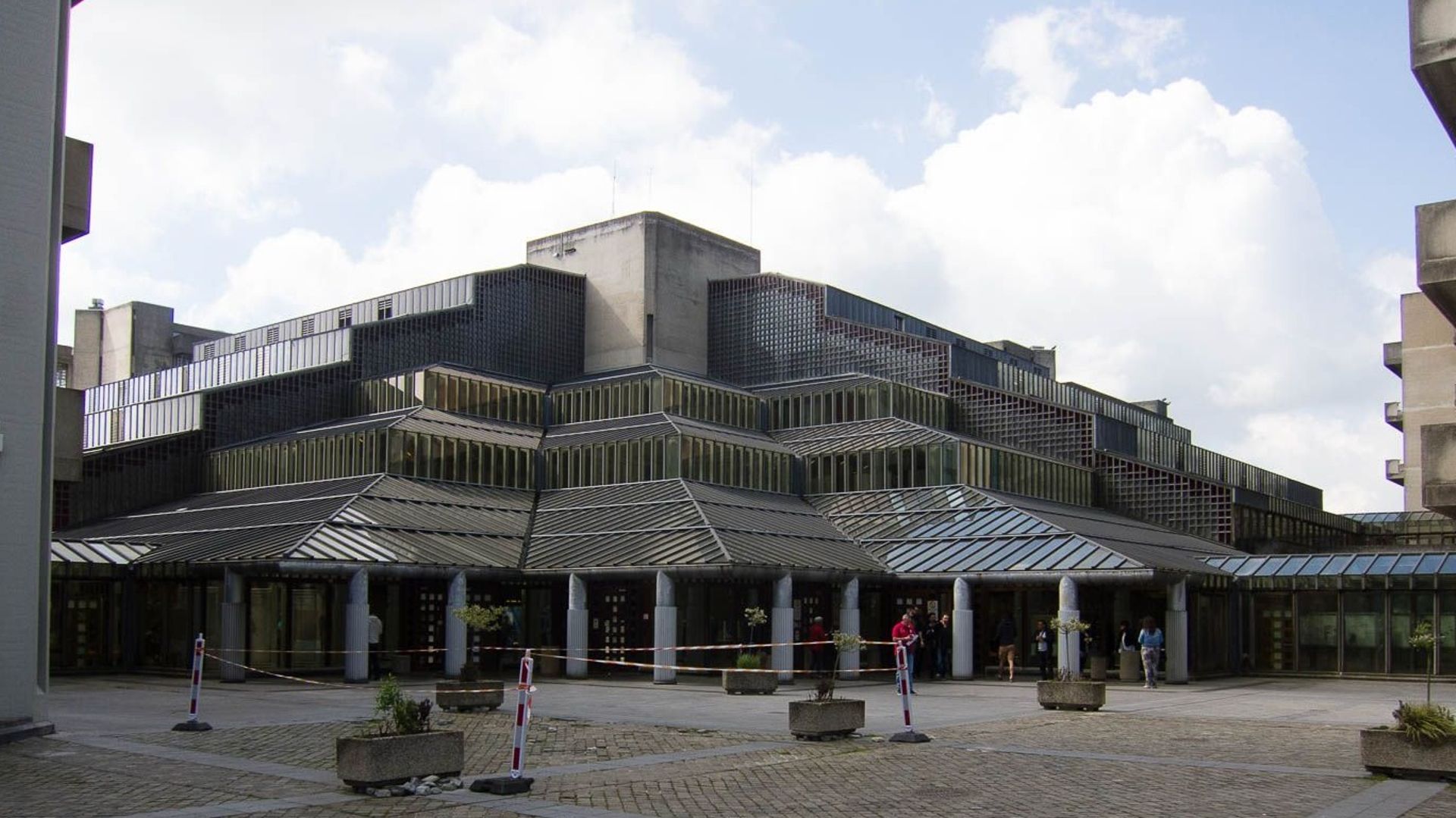 Le CHU de Liège fête ses 30 ans avec ses chambres du passé et du futur ...