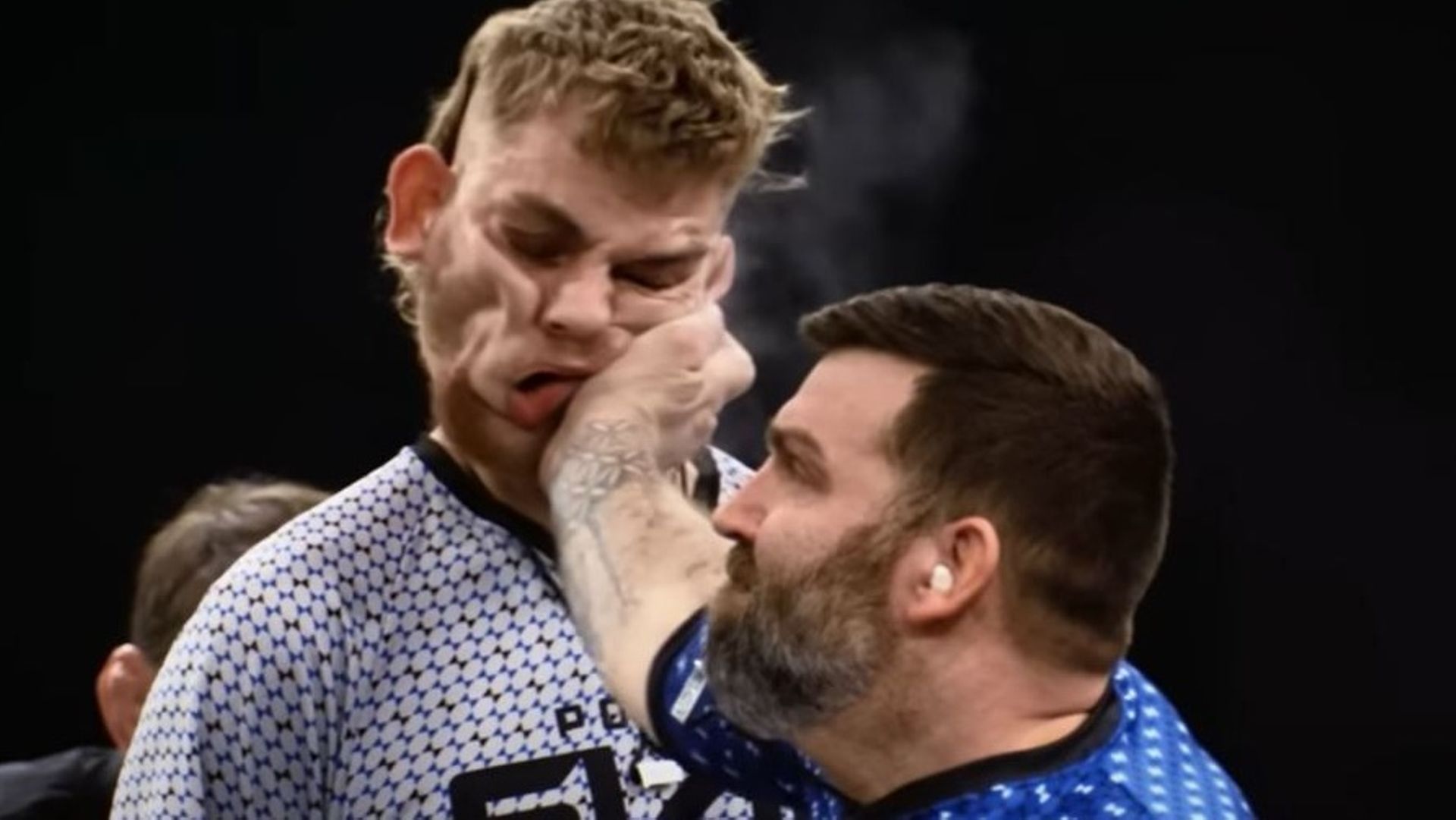 Le concours de claques 'Power Slap', nouveau sport de combat ou bêtise ...