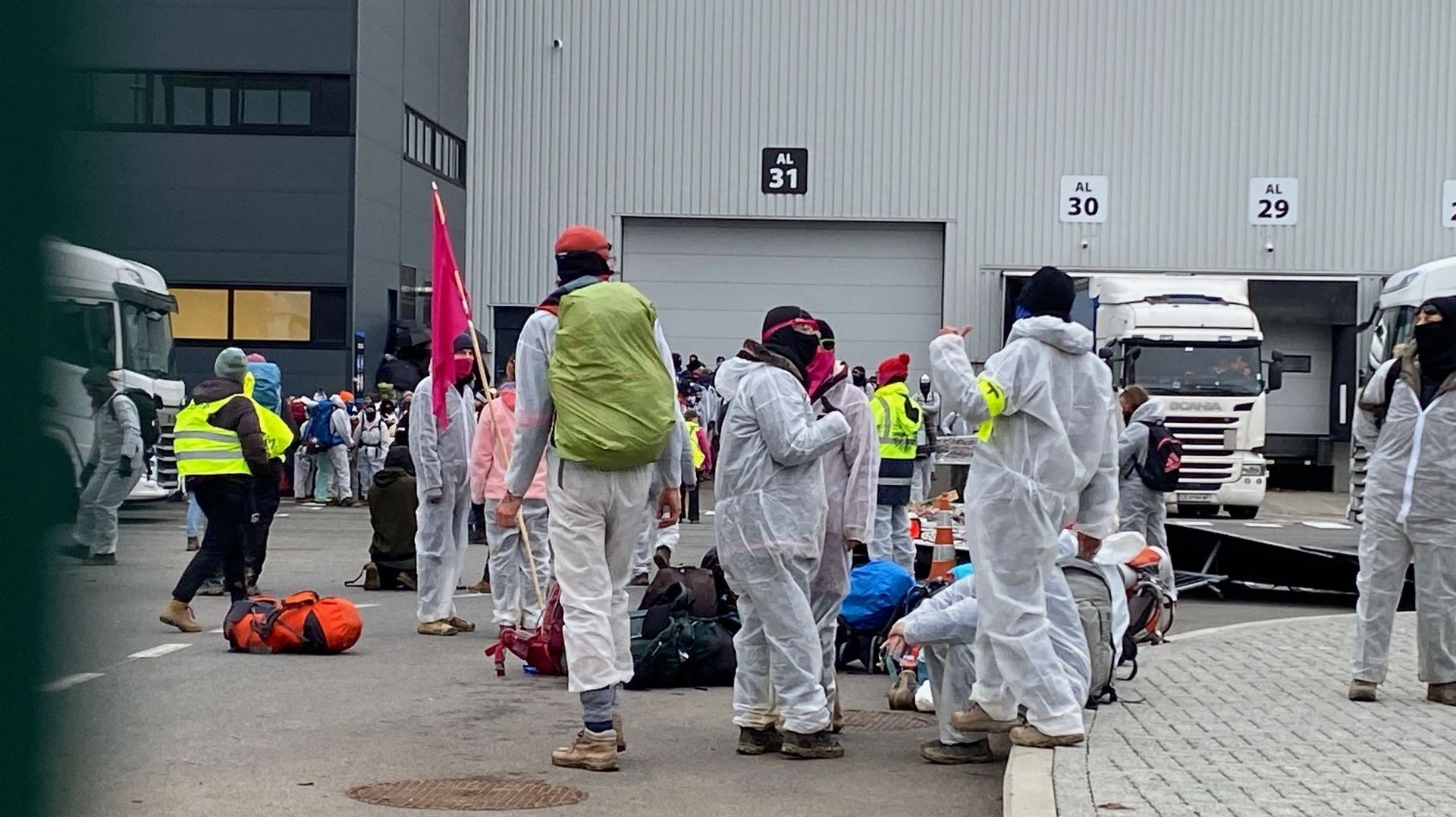 Les activistes de Code Rouge ont mené des actions dans les aéroports de ...