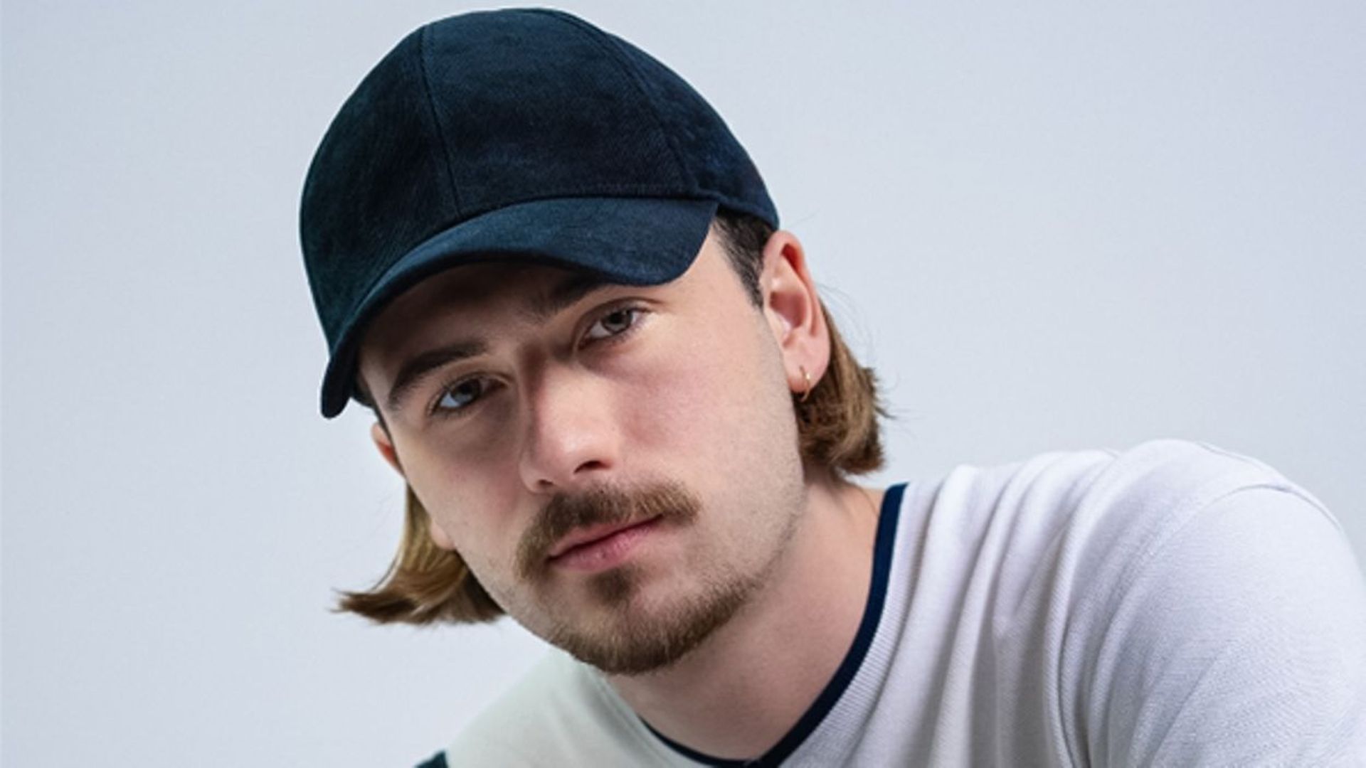 Pierre Garnier annonce enfin la date de sortie de son premier album et ...