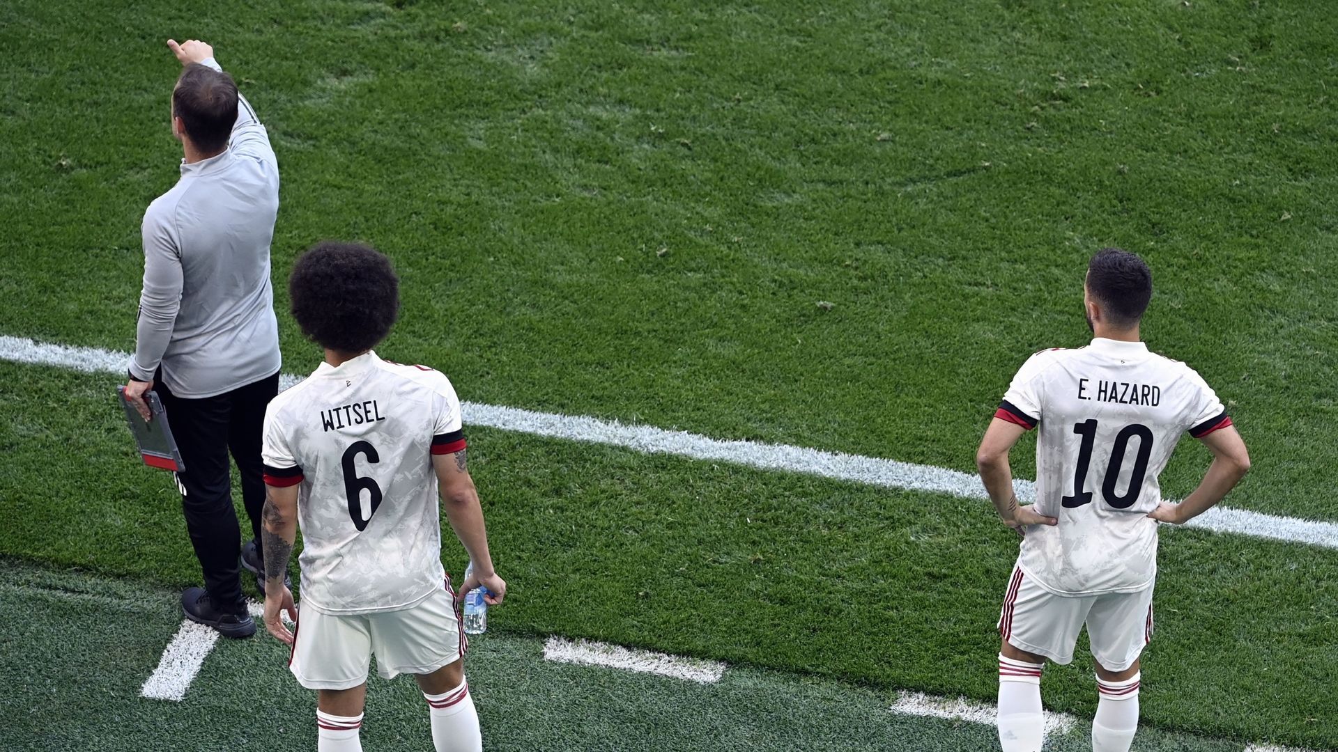 Euro 2020 : Les Diables rouges résistent à la furia danoise et se ...