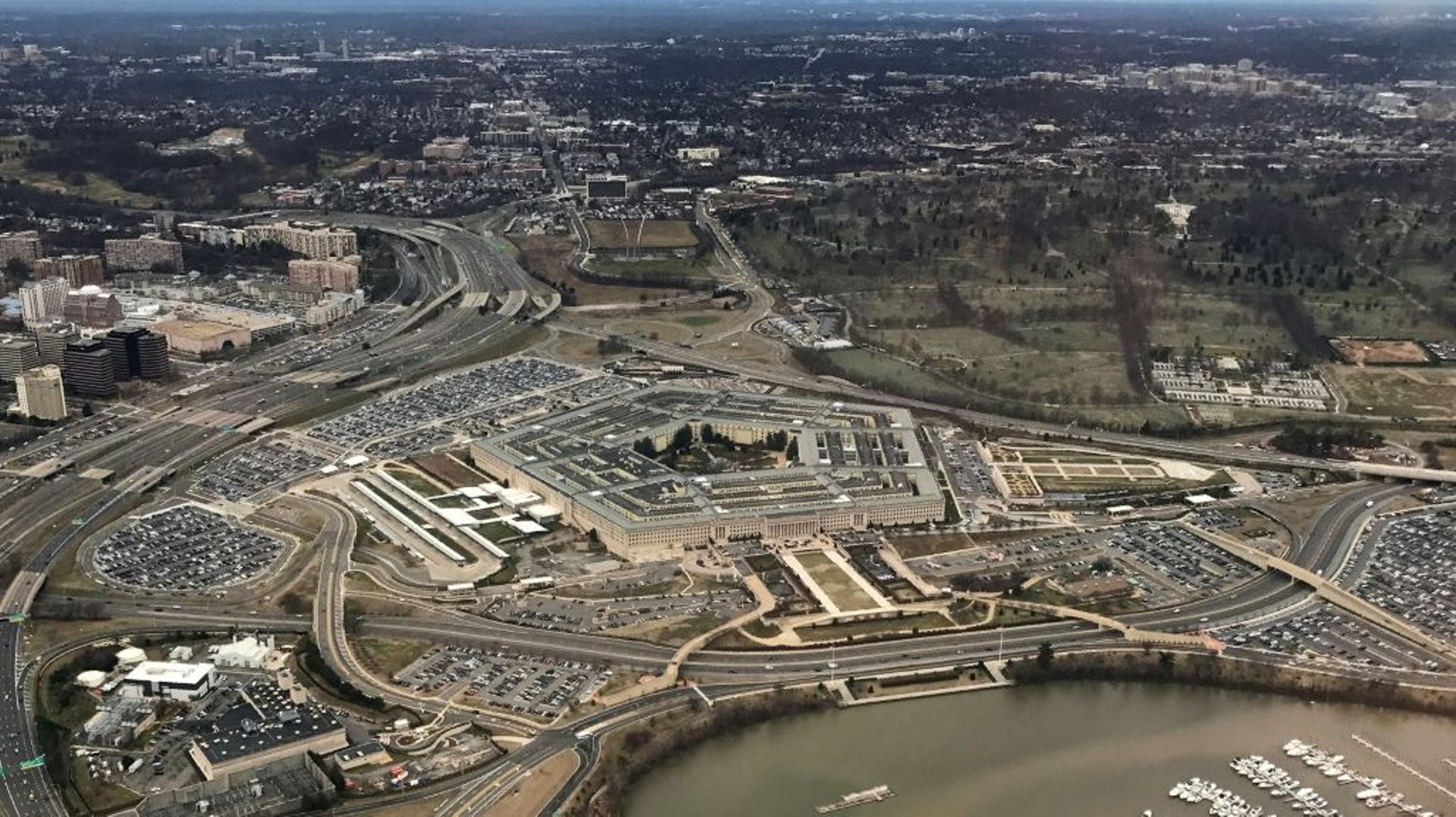 Le Pentagone investit 2 milliards de dollars dans l'intelligence ...