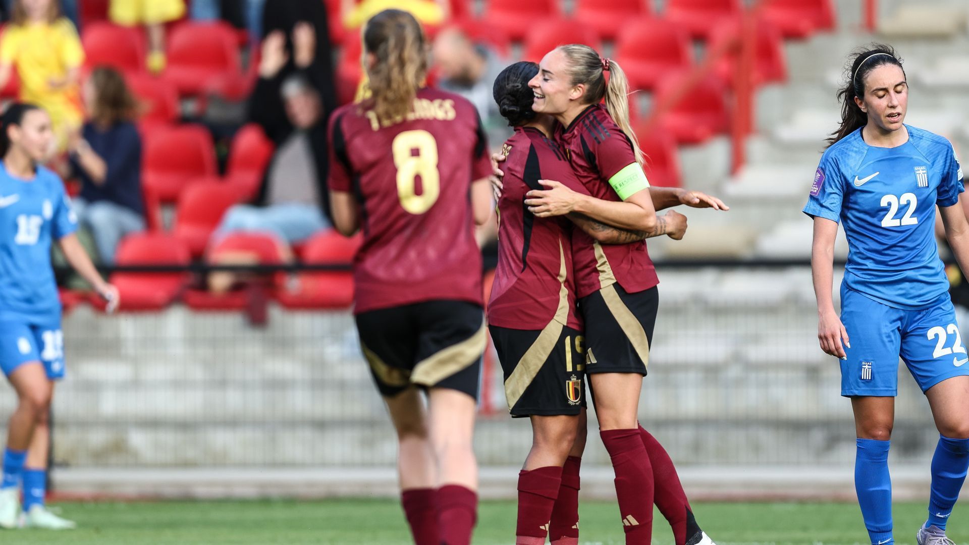 Red Flames : Tessa Wullaert inscrit un lob fantastique et continue à ...