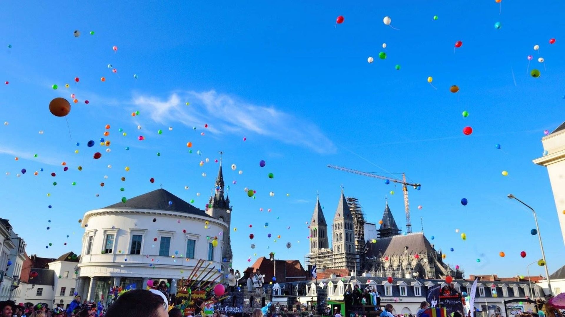Carnaval de Tournai : un week-end de folie sous le thème 'Les pieds sur ...