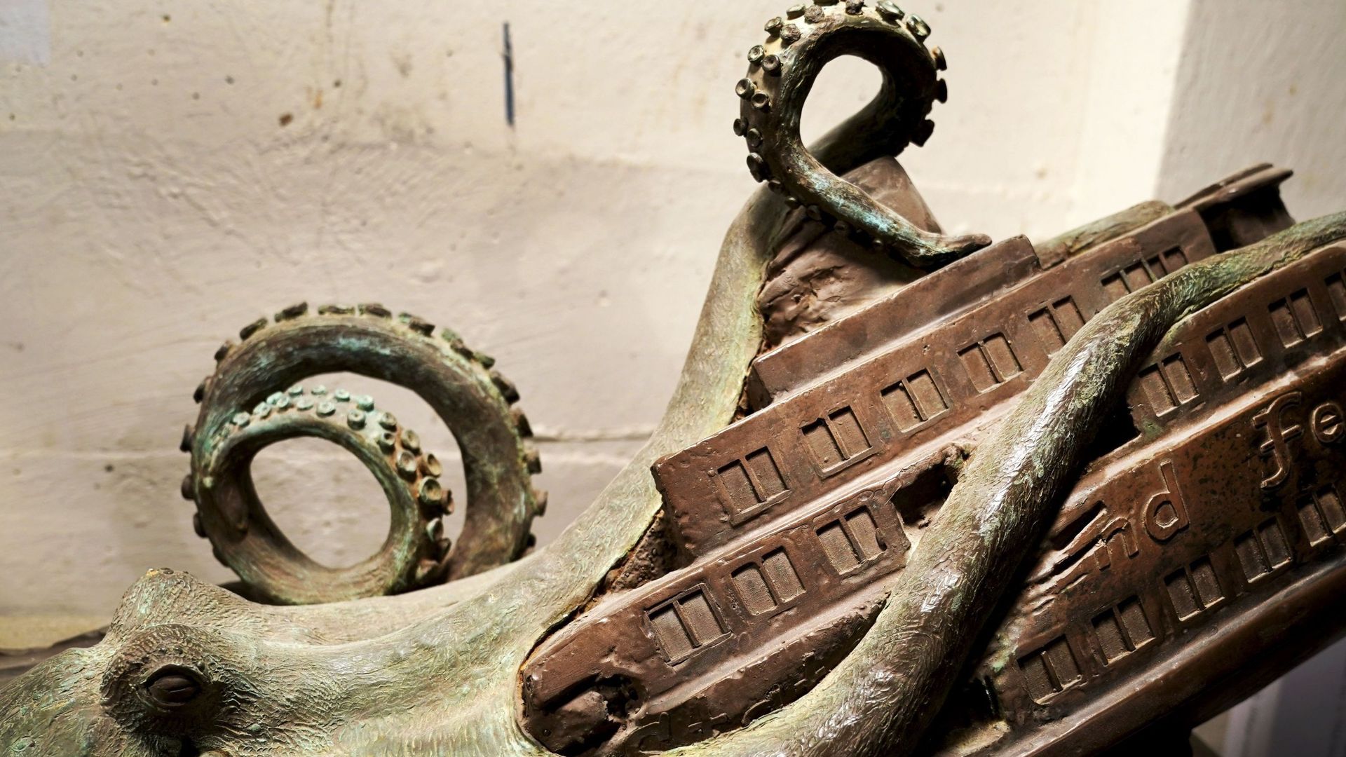 Joe Reginella, sculpteur de fausses nouvelles (inoffensives) - RTBF Actus