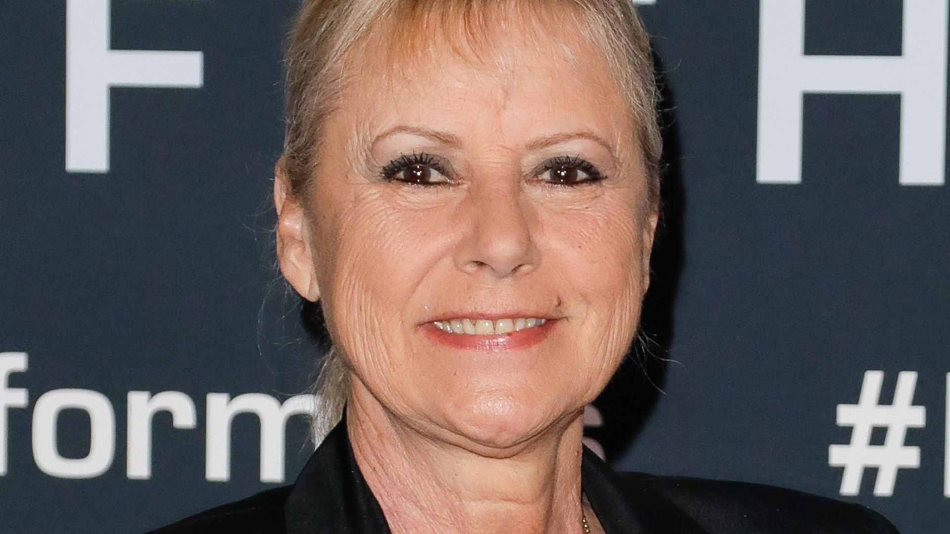 Après 15 ans d’absence, Dorothée annonce son retour sur scène en ...