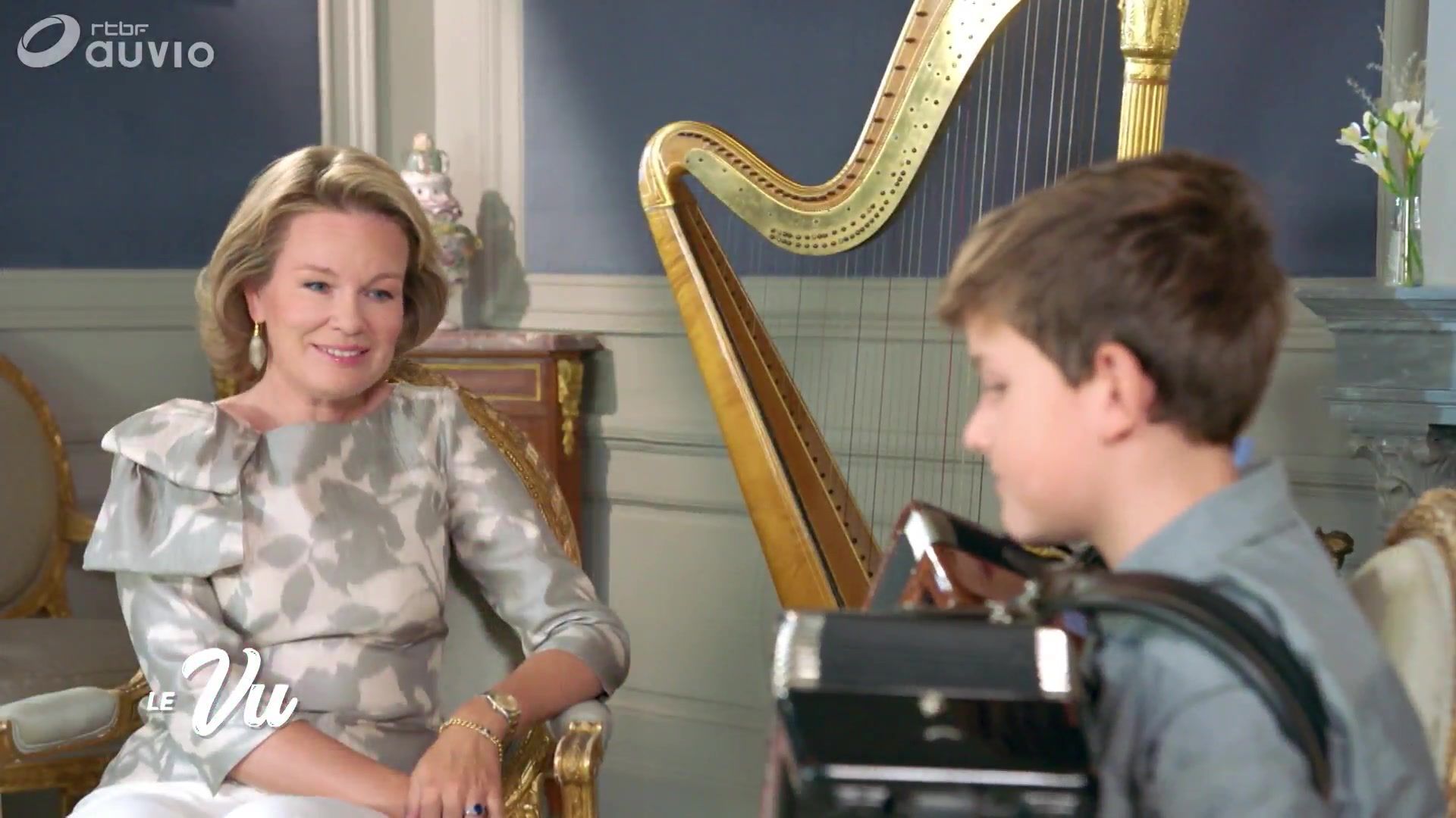 La Reine Mathilde comme vous ne l'avez jamais vue: star de télé avec ...