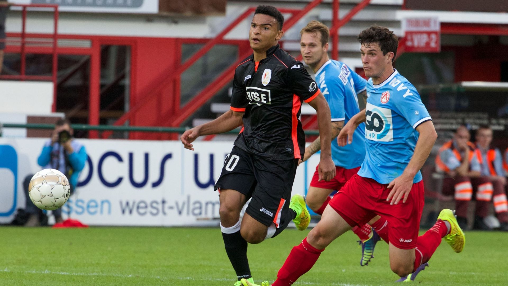 Le Standard prête Samy Mmaee au MVV Maastricht - RTBF Actus