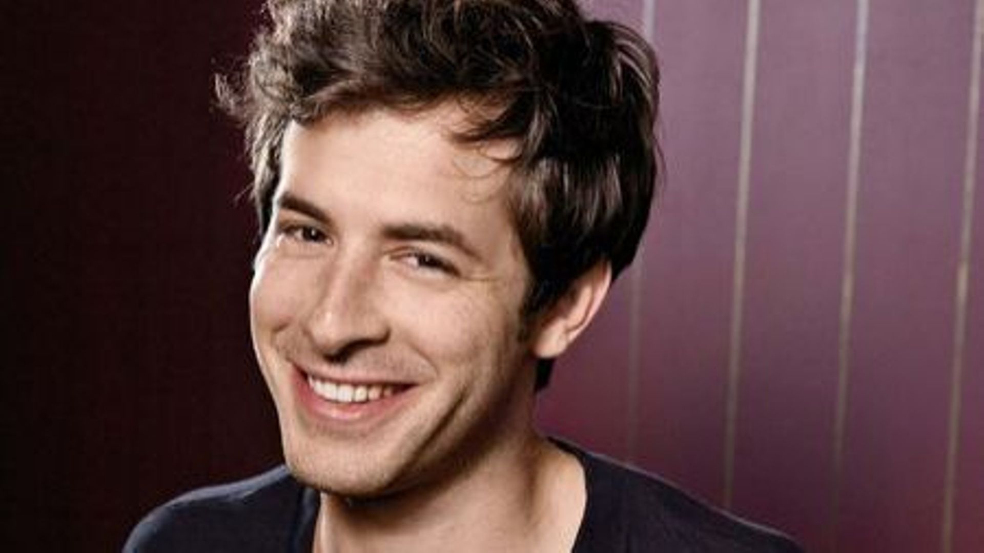 Mark Ronson a mis le feu à l'AB, regardez la vidéo interview.