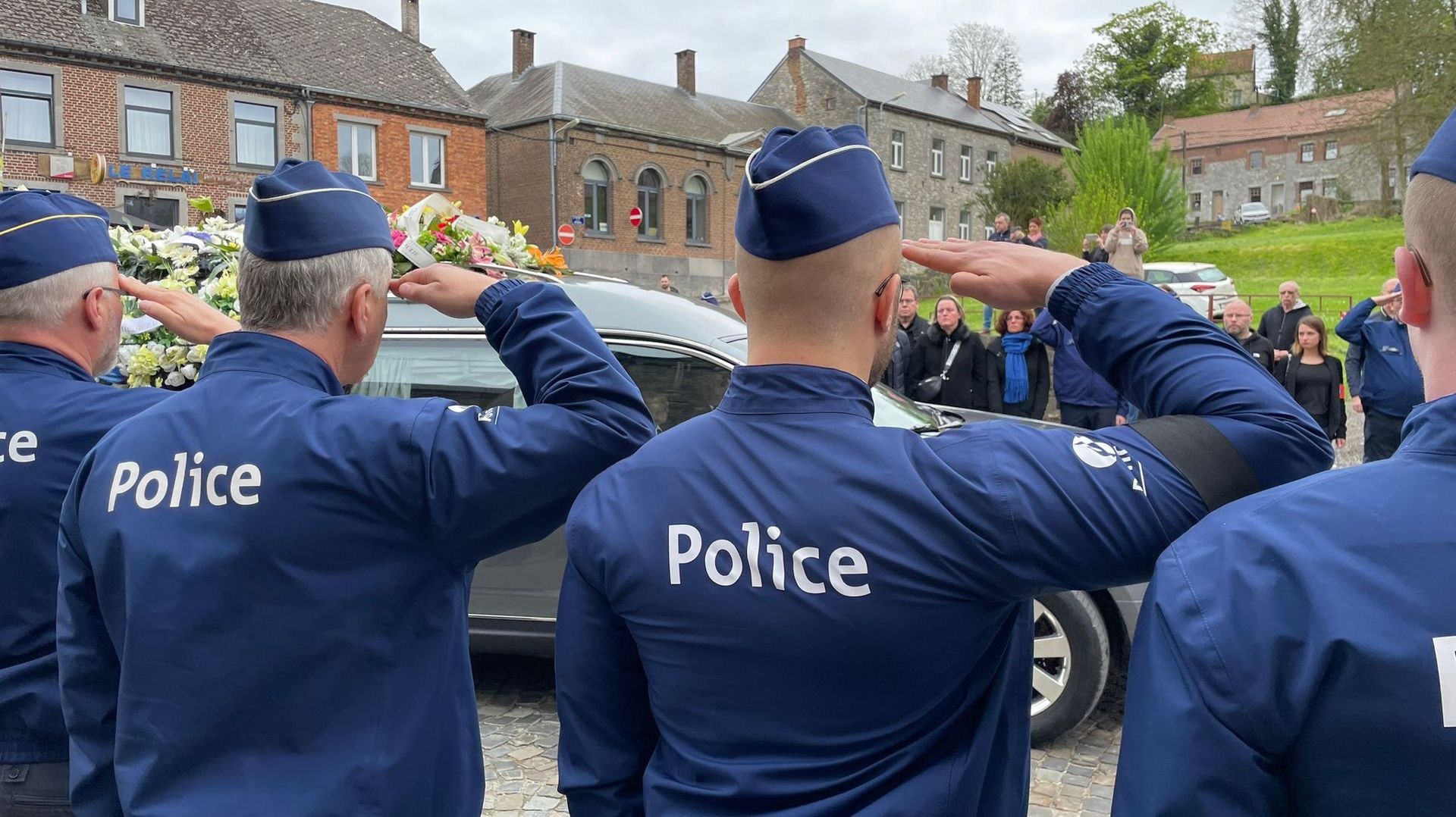 Thy-le-Château : une foule recueillie pour les funérailles de Benjamin Leduc, le policier décédé ...