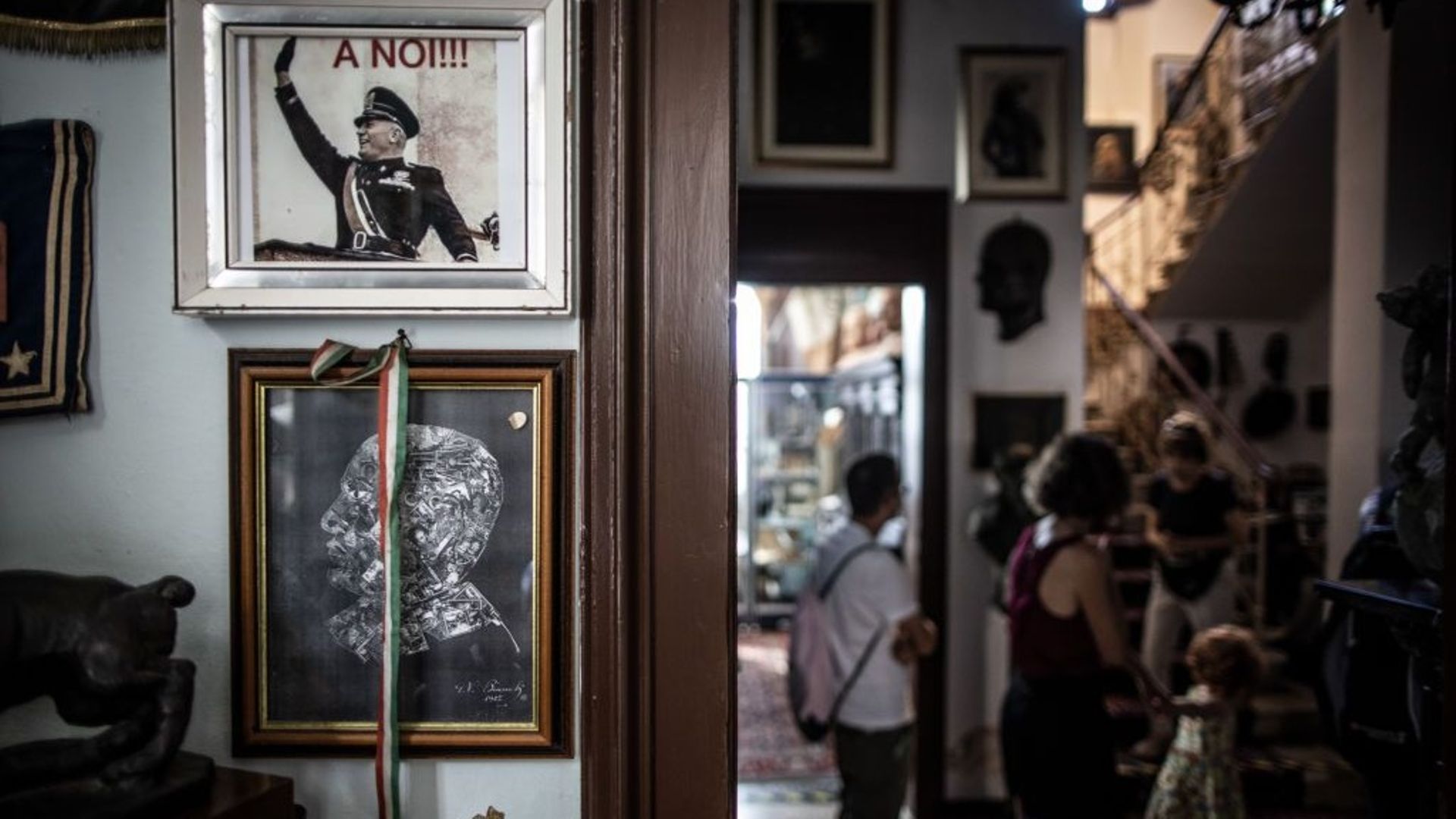 Découvrez les lieux où la série 'Mademoiselle Holmes' a été tournée ...