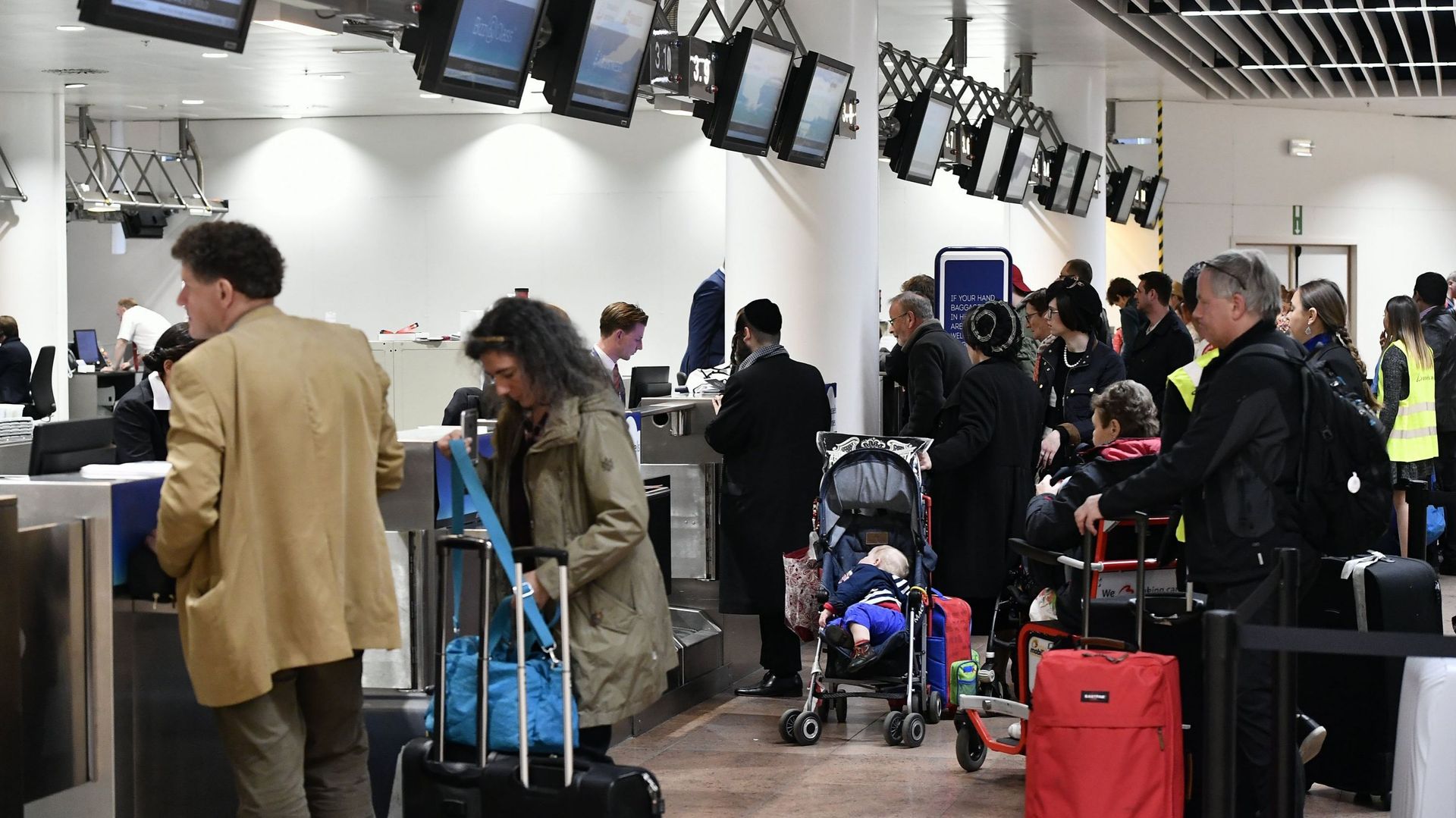 Clause de 'no show': Test-Achats introduit une action contre Air France ...