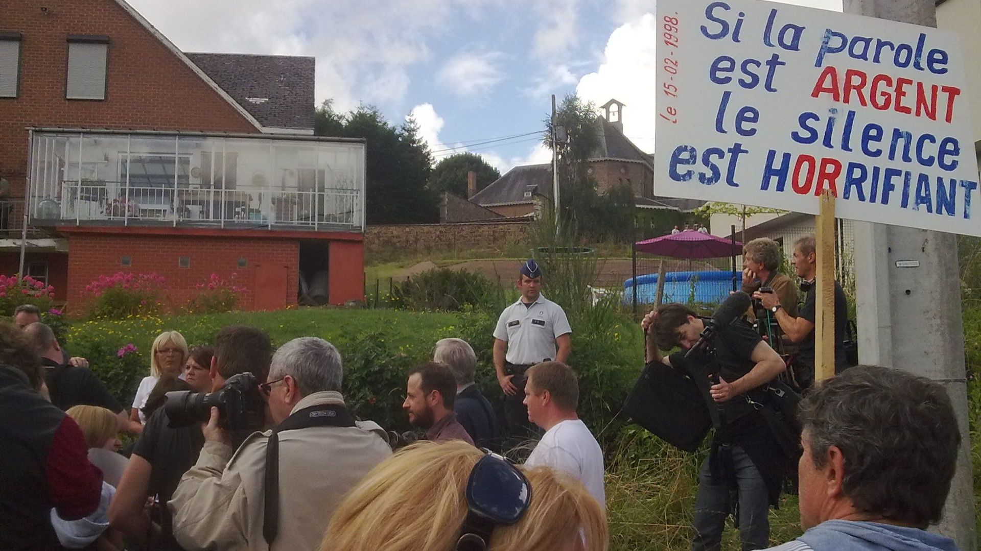 Malonne: dispositif policier renforcé aux alentours du monastère - RTBF ...