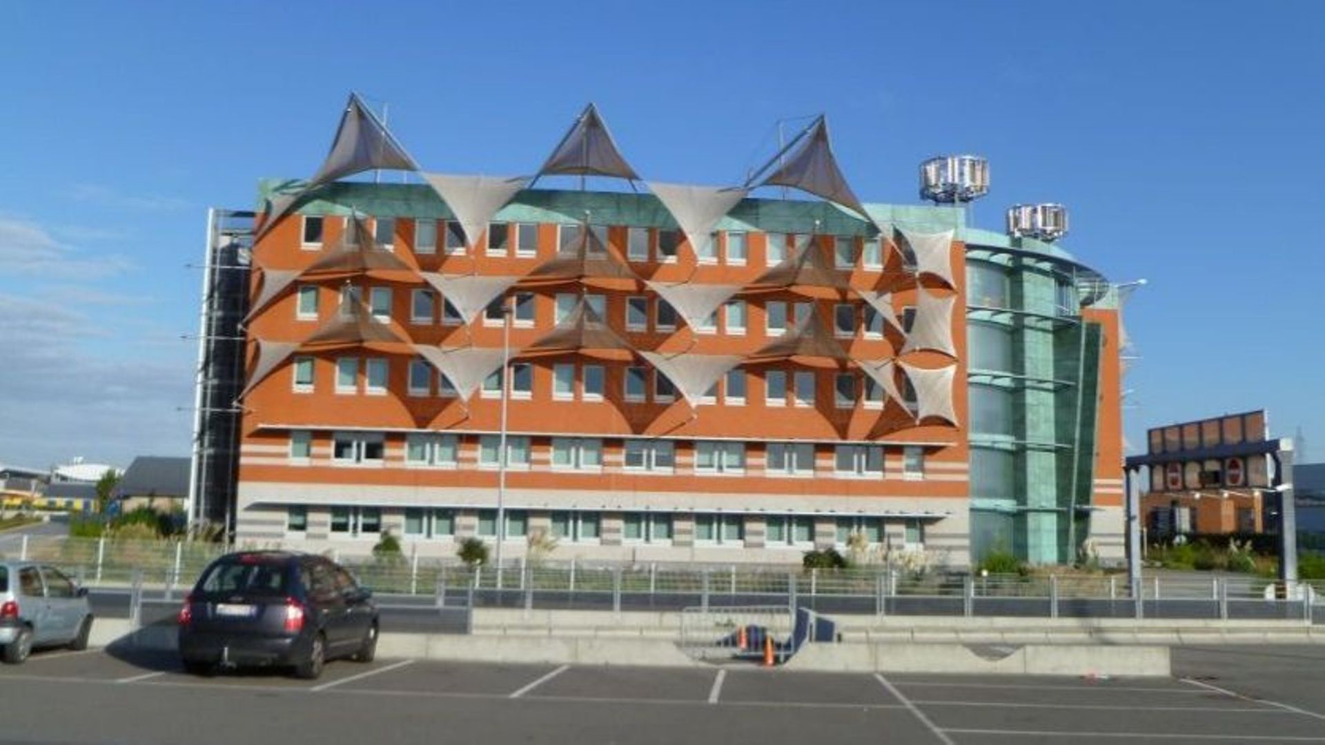 Gosselies : Cenaero se diversifie dans le désenfumage - rtbf.be