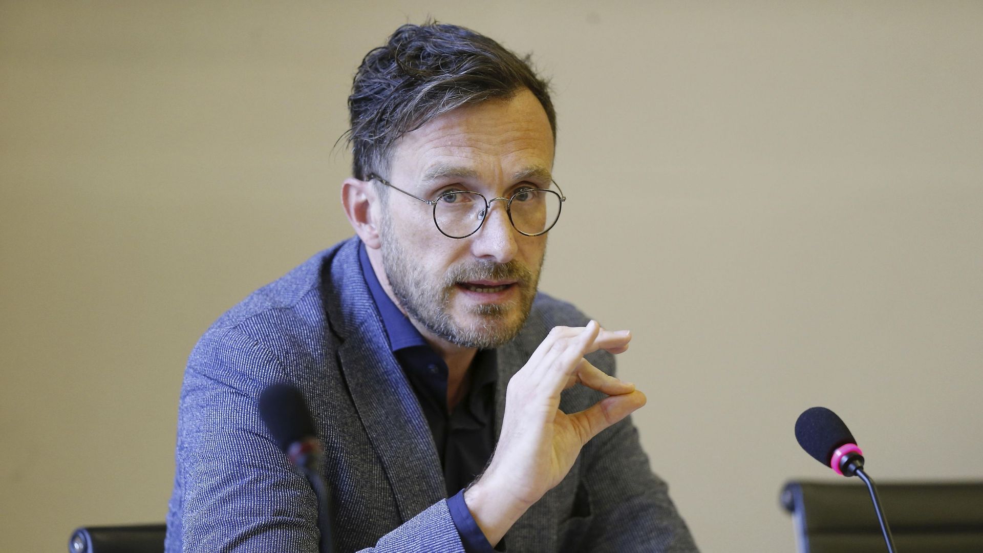 Taxis vs. Uber: à la recherche de Pascal Smet, l'invisible ministre ...