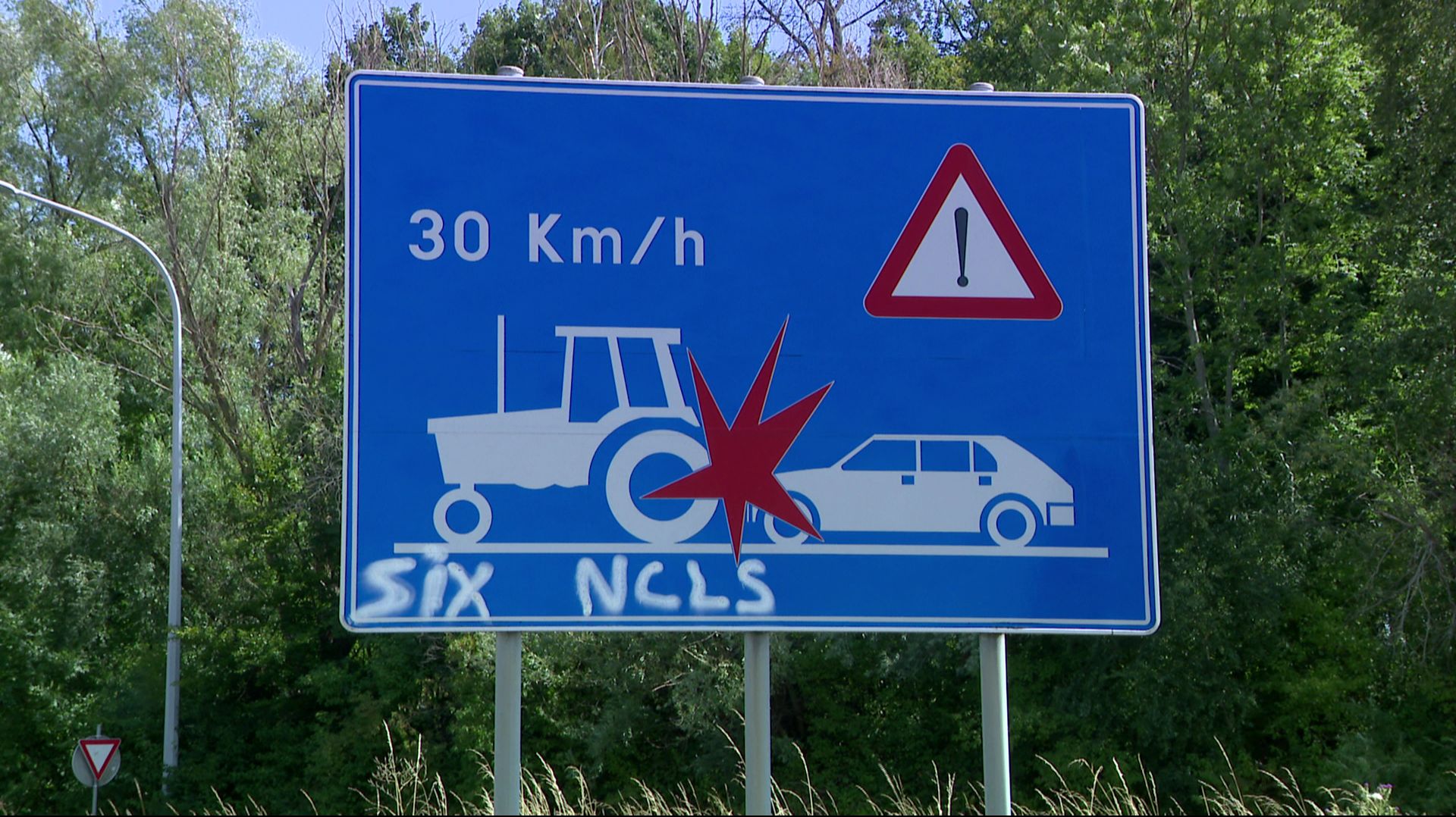 Tracteurs sur la RN25: c'est officiel, ils seront interdits dès janvier ...