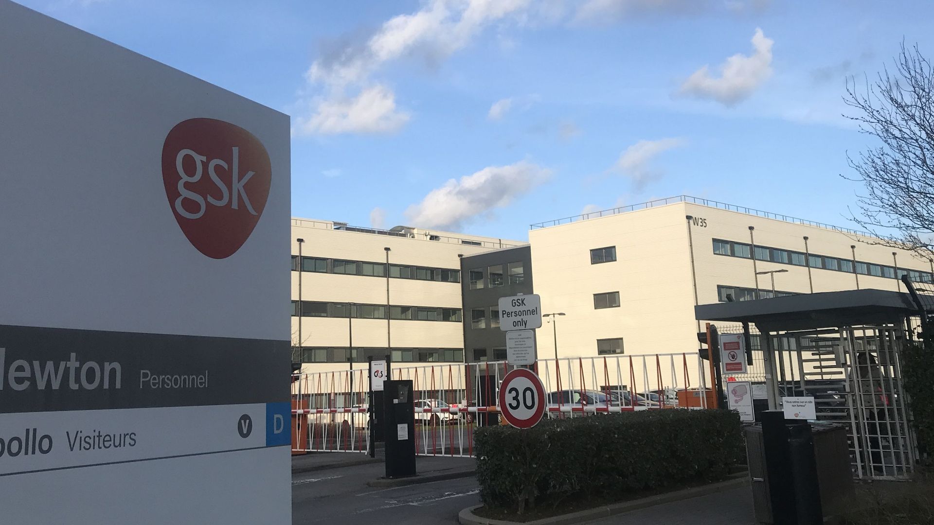 GSK : le gouvernement wallon assure son soutien aux travailleurs - RTBF ...