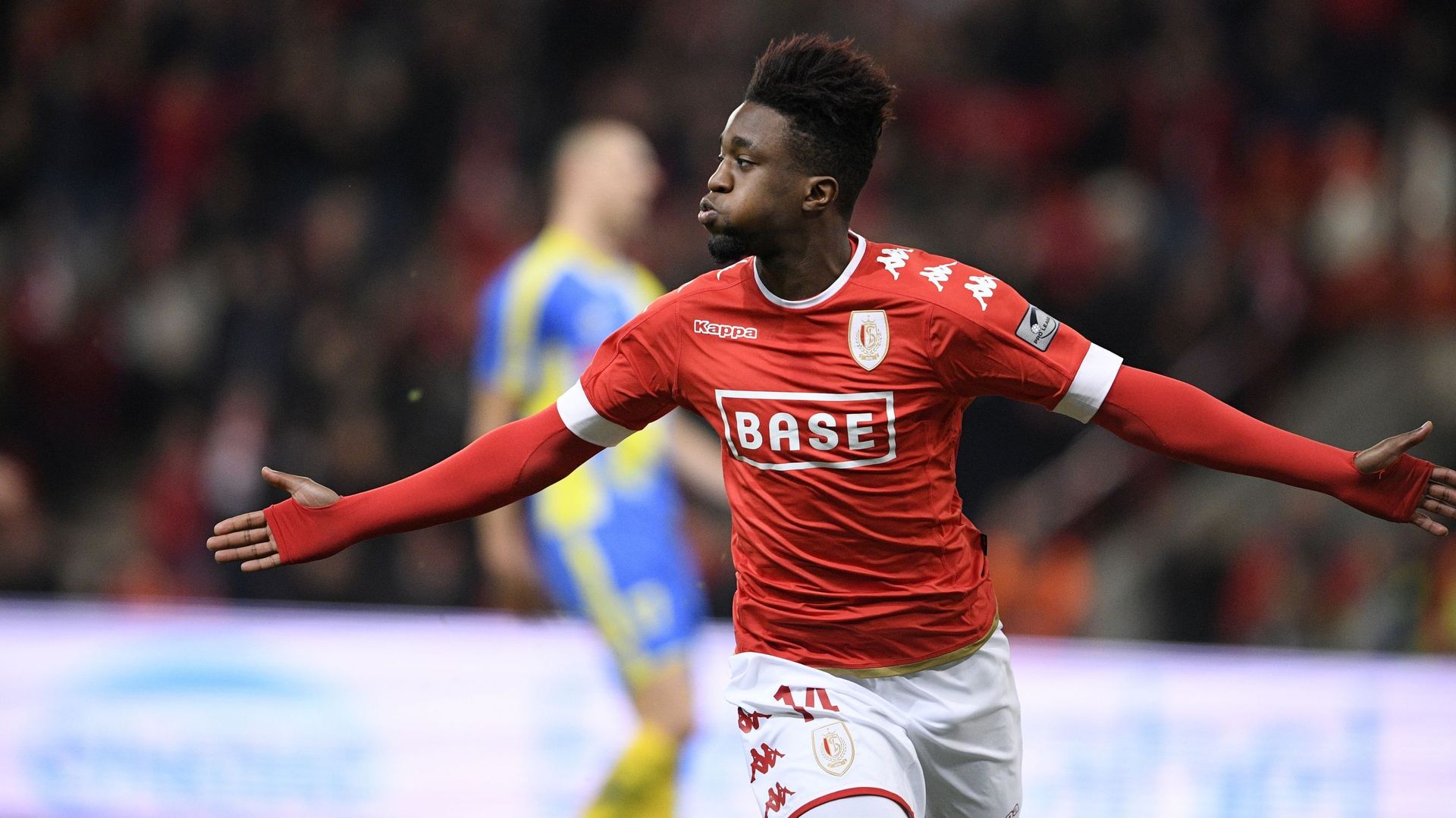 Mbenza va définitivement quitter le Standard pour Montpellier - RTBF Actus