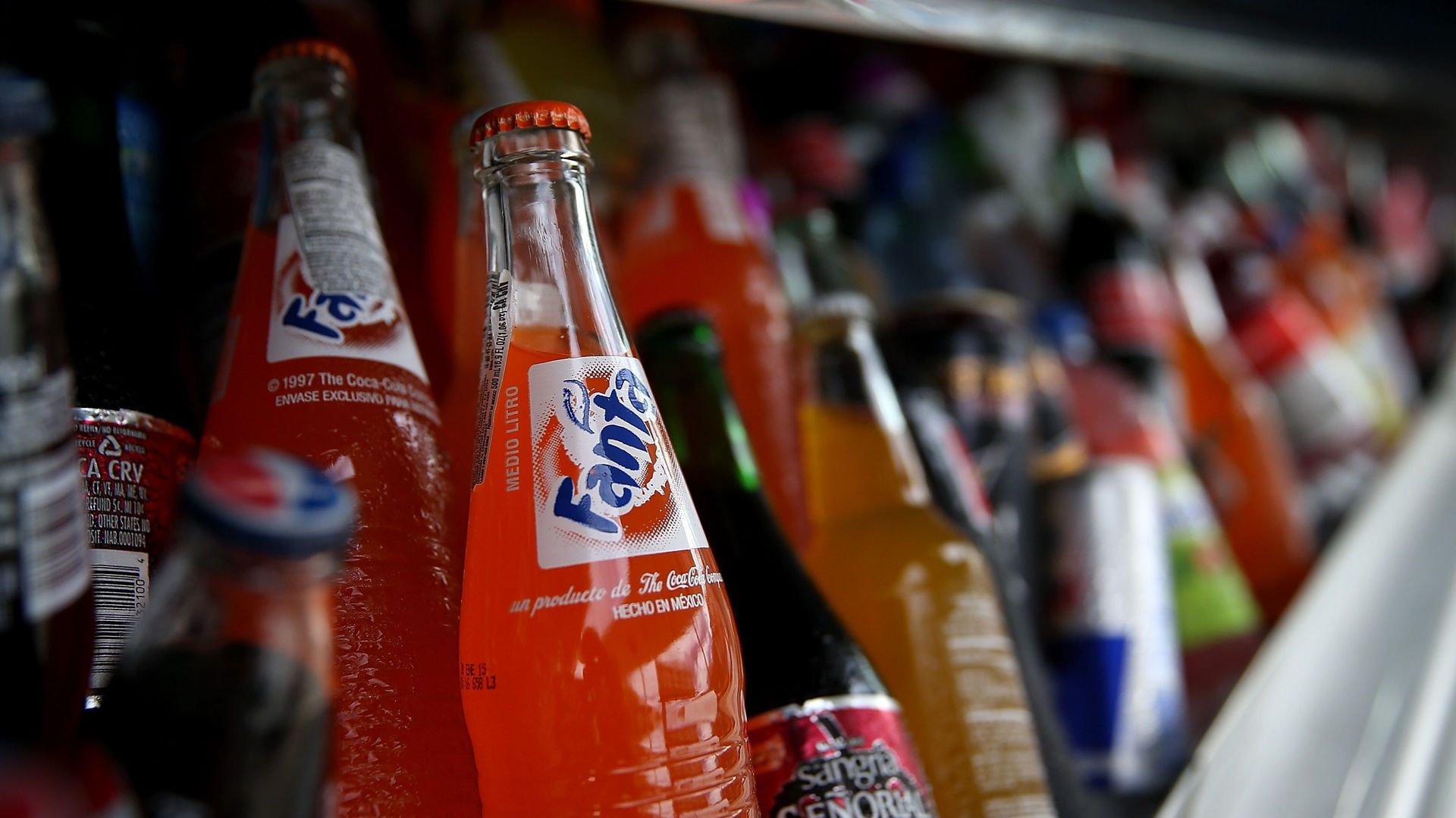 La consommation de sodas nous sucrerait 5 années de notre vie - RTBF Actus