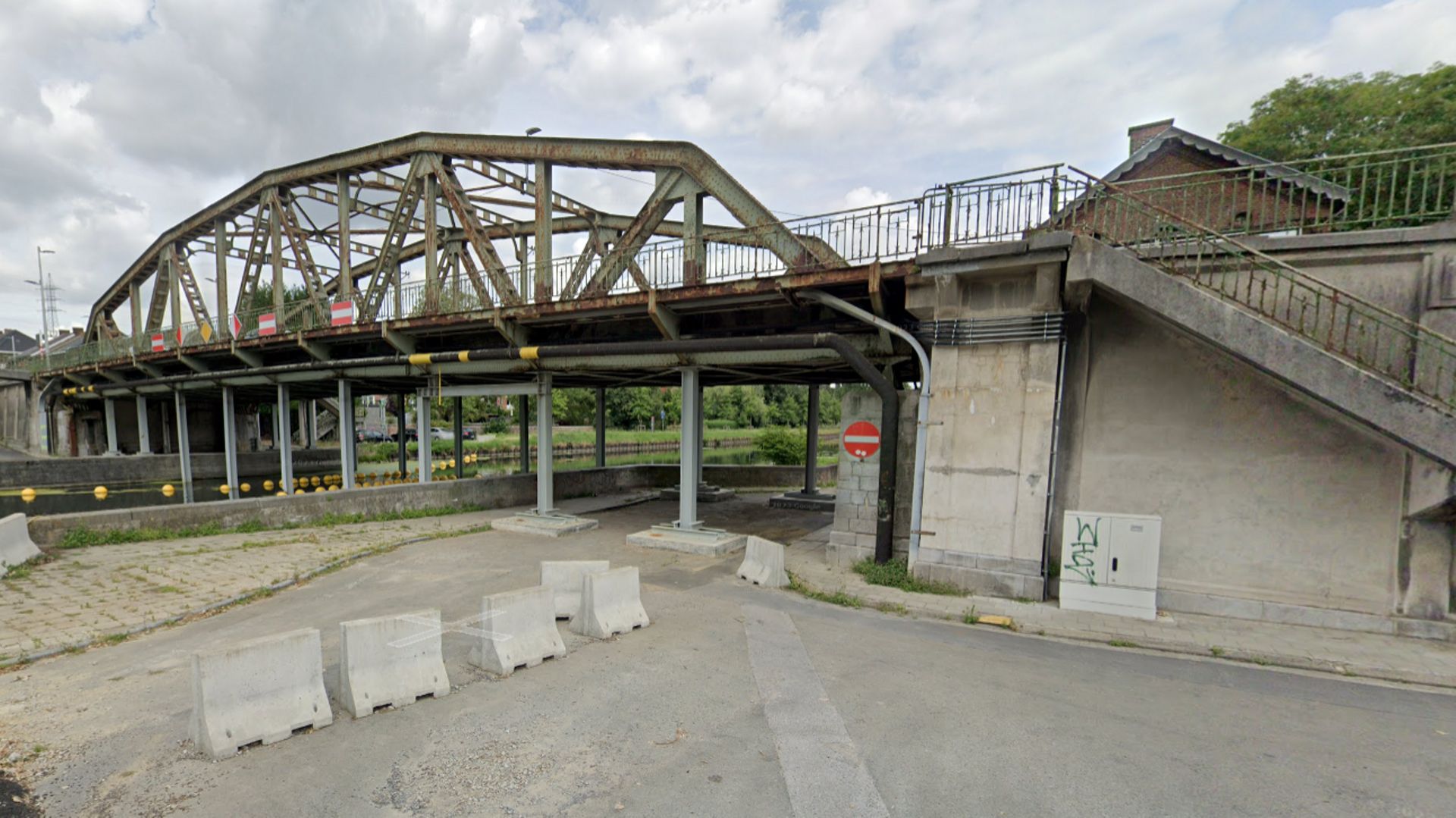 Affaissement d’un pont en travaux sur la E42 à La Louvière : une ...