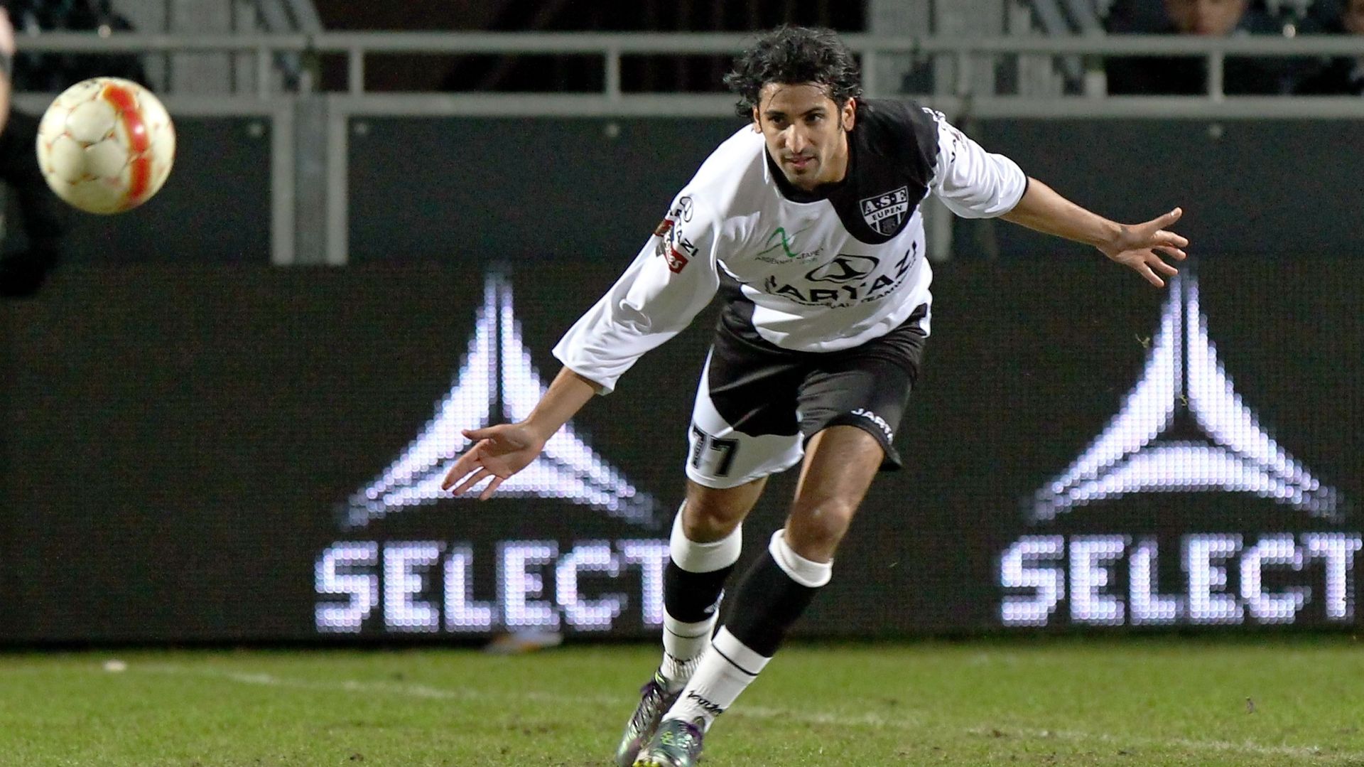 Momo Dahmane écarté du noyau A - RTBF Actus