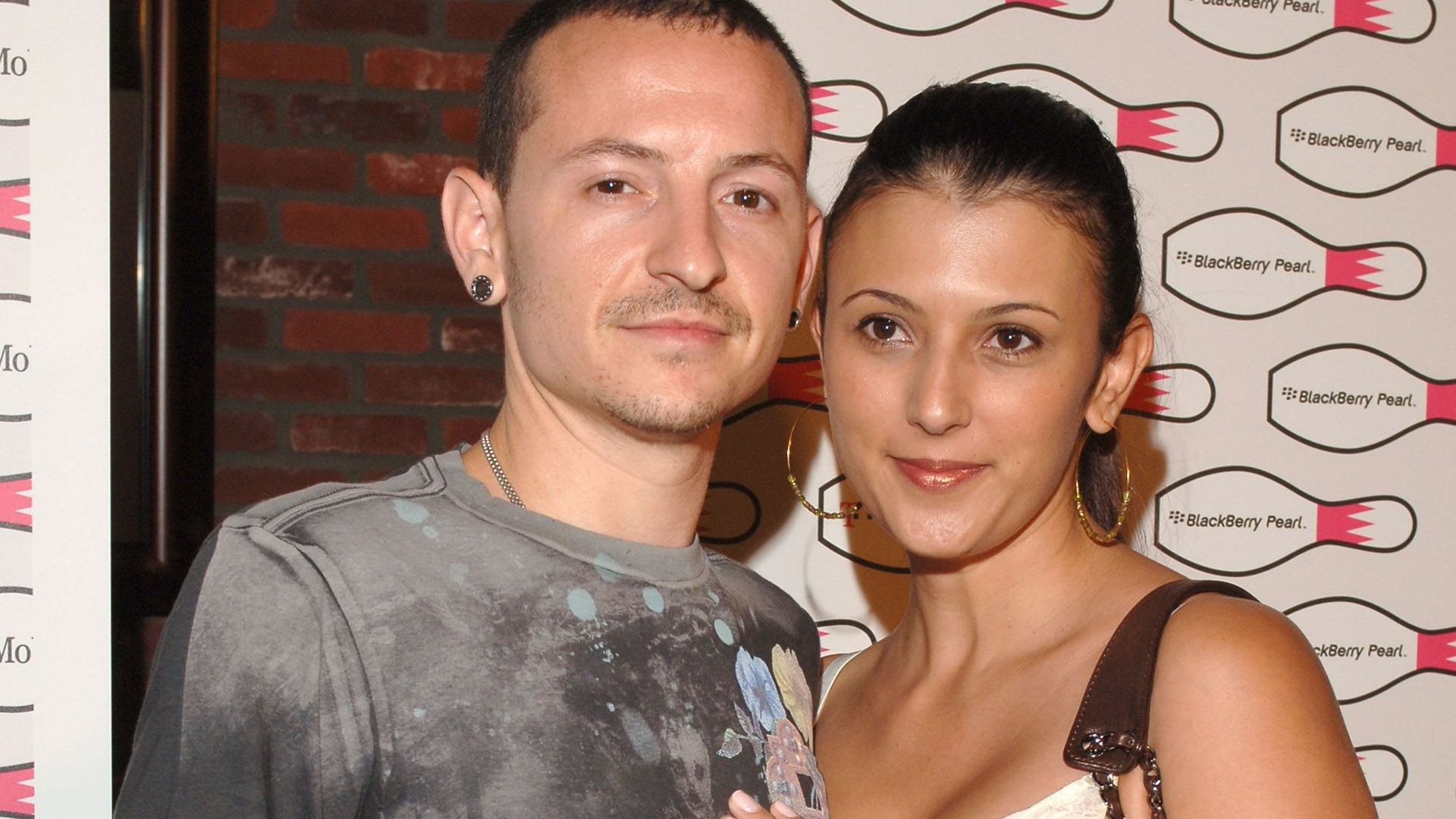 La nouvelle chanteuse de Linkin Park s'exprime - RTBF Actus