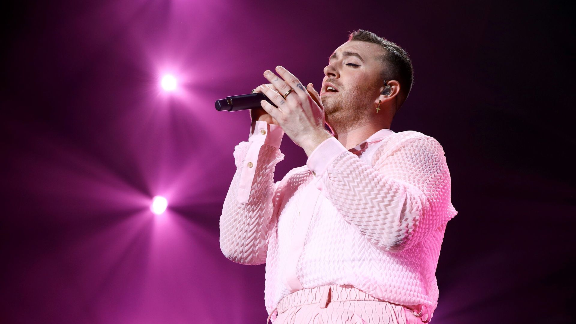 Sam Smith dévoile déjà son nouvel air de Noël avec 'The Lighthouse ...