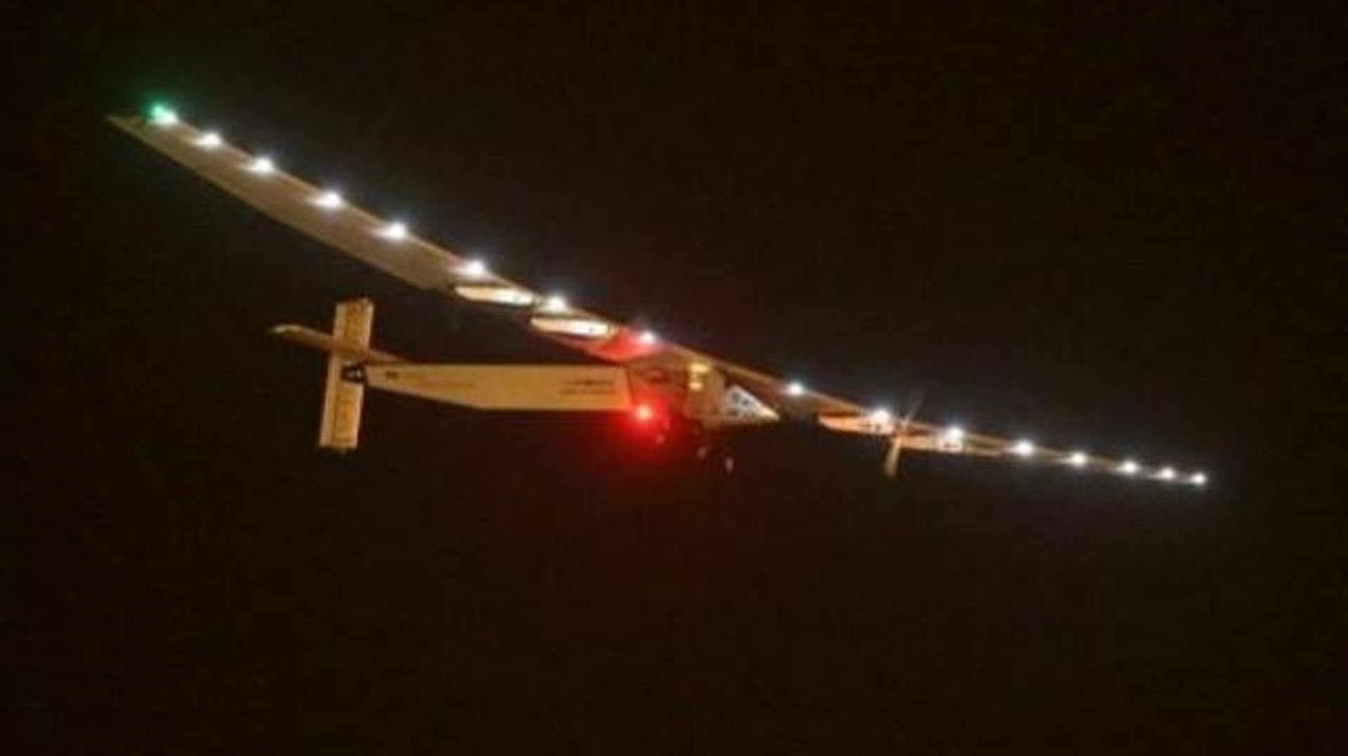 Solar Impulse 2 a décollé pour sa longue traversée du Pacifique - RTBF ...