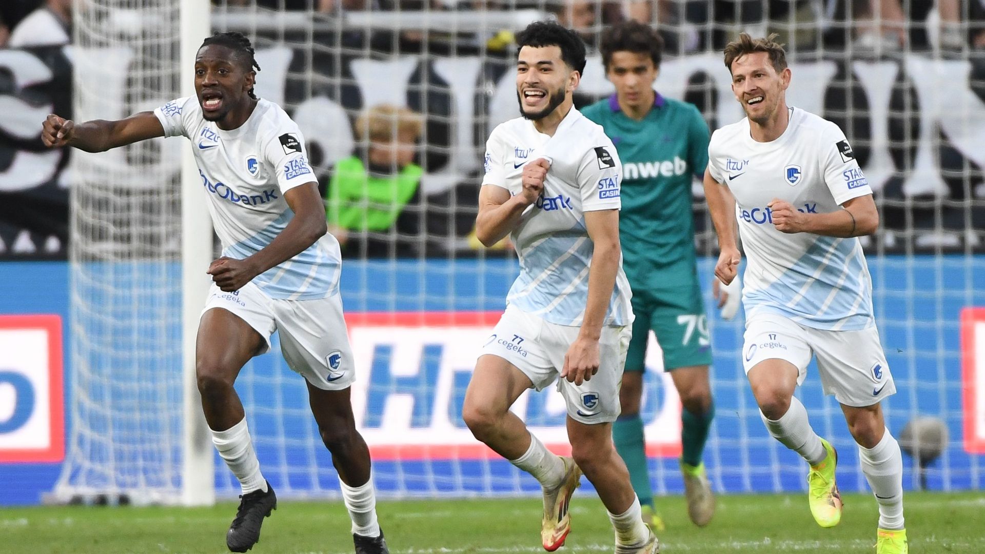 Genk s’impose face à Gand et conserve son avance en tête - RTBF Actus