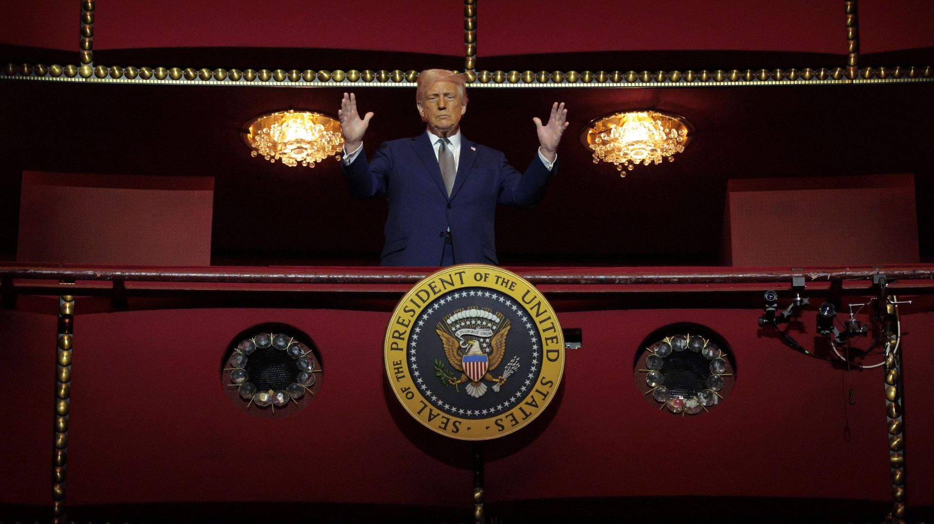 Ici le monde : Donald Trump croit-il un peu trop en sa propre légende ? - RTBF Actus