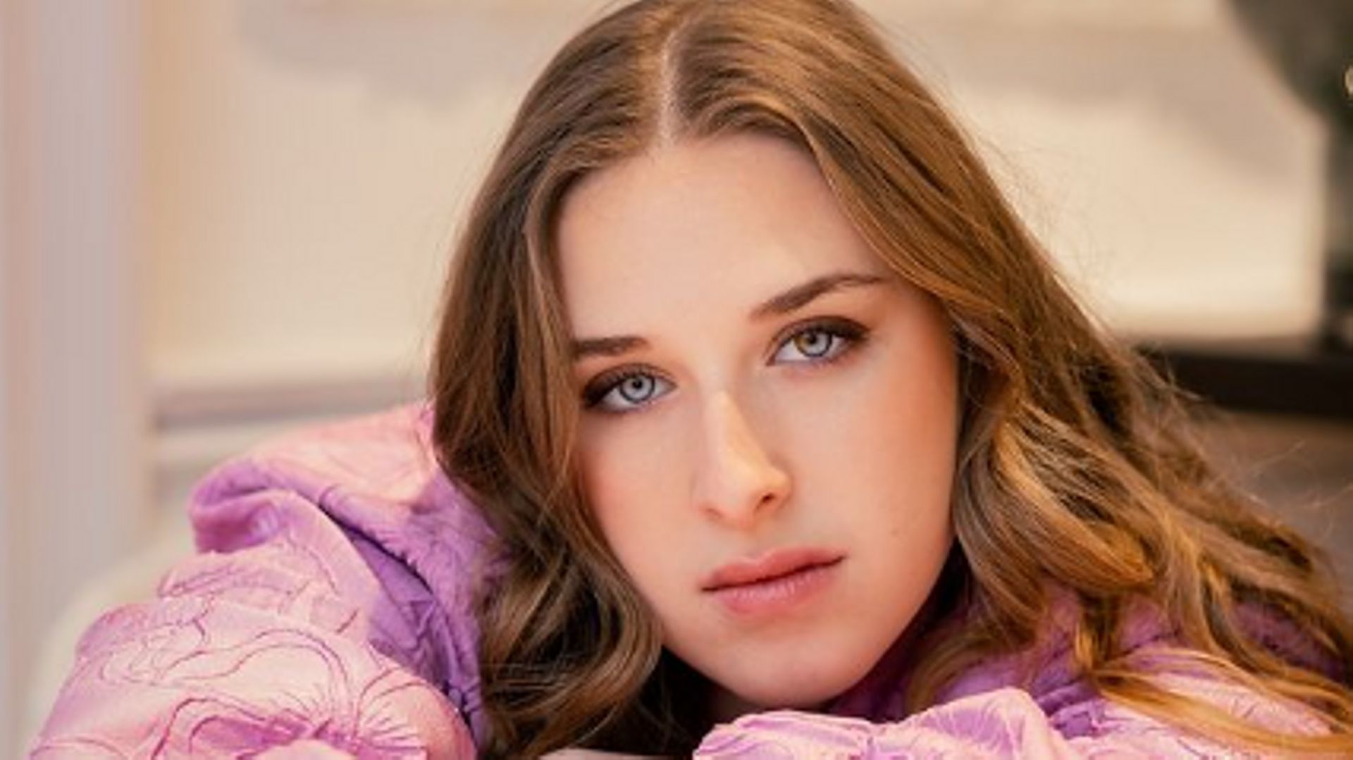 Héléna de la Star Academy dévoile des détails sur son deuxième single ...