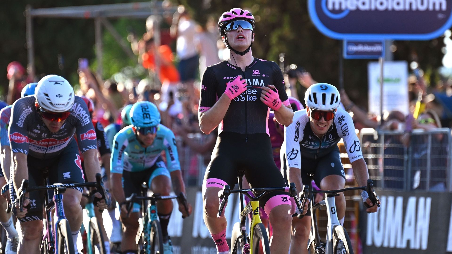 Sprinteur agressif et atypique : la fusée de Tachkent Djamolidine ...