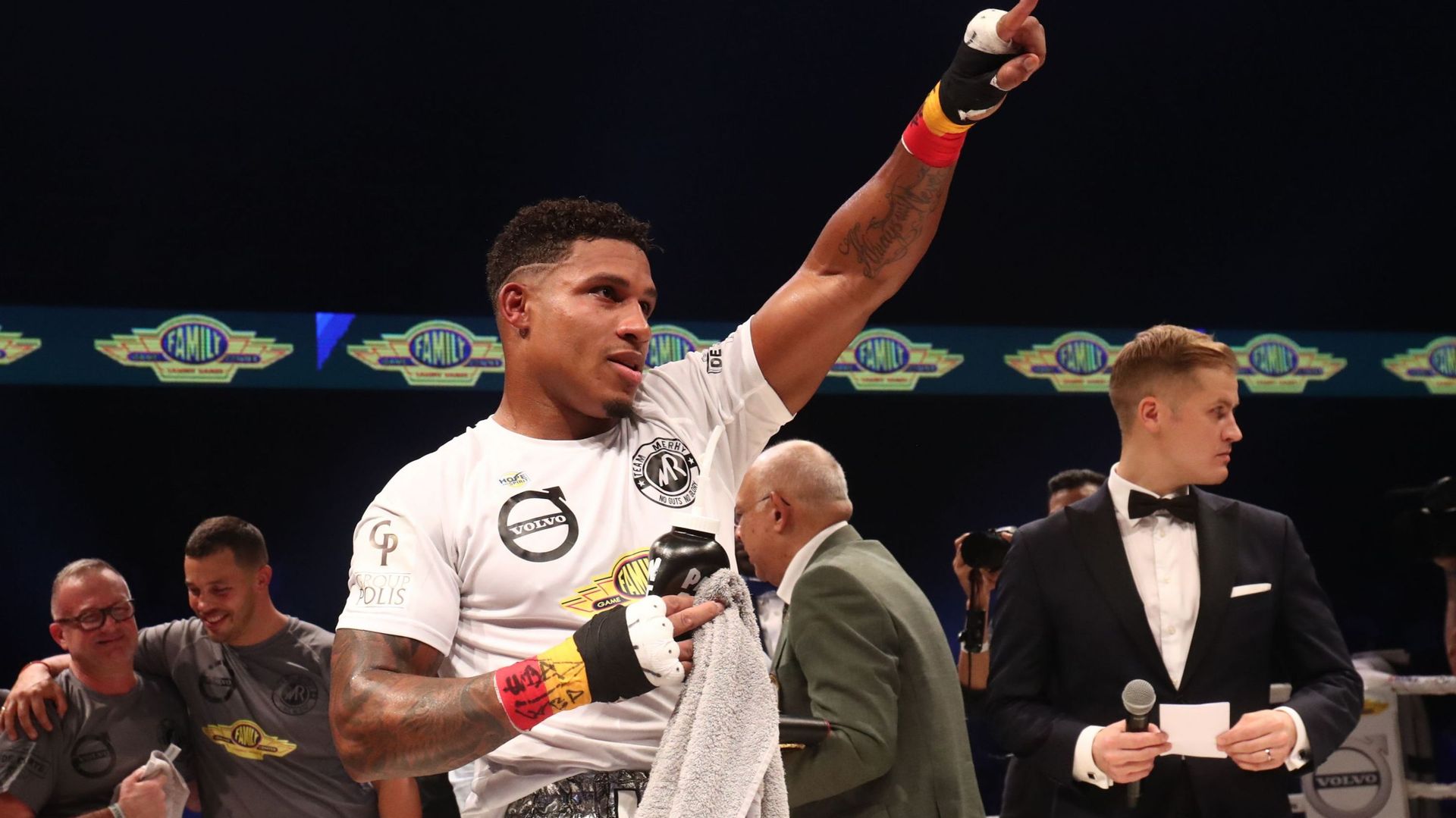 Le nouveau champion Ryad Merhy veut maintenant 'aller encore plus haut ...