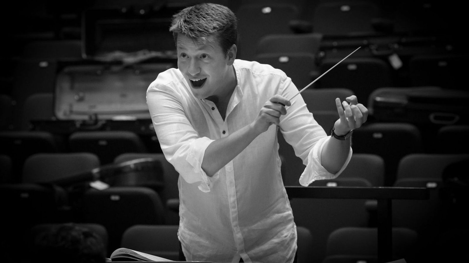 Duncan Ward dirige le RTÉ National Symphony Orchestra avec Alexander ...