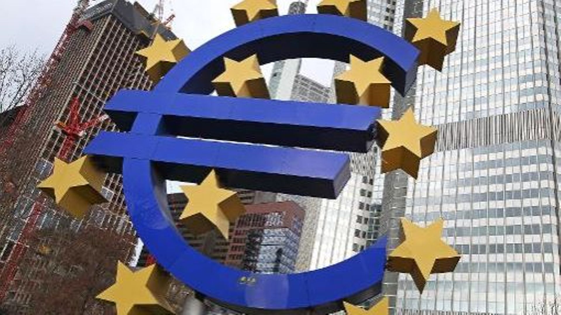 L'euro grimpe à son plus haut niveau de l'année face au dollar - RTBF Actus