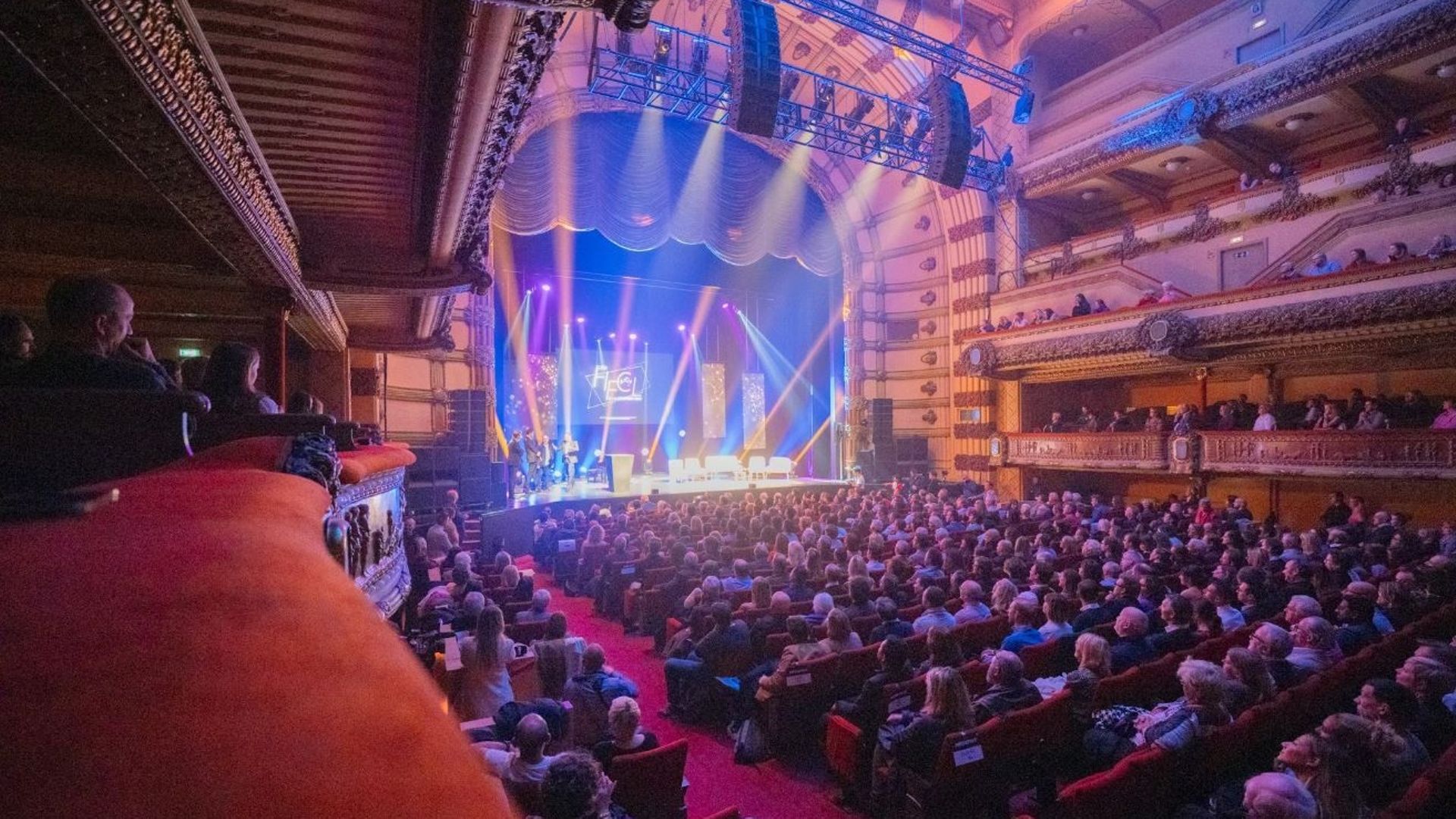 Cinéma : qu’est-ce qu’un 'nanar' et pourquoi ce genre de film est-il ...