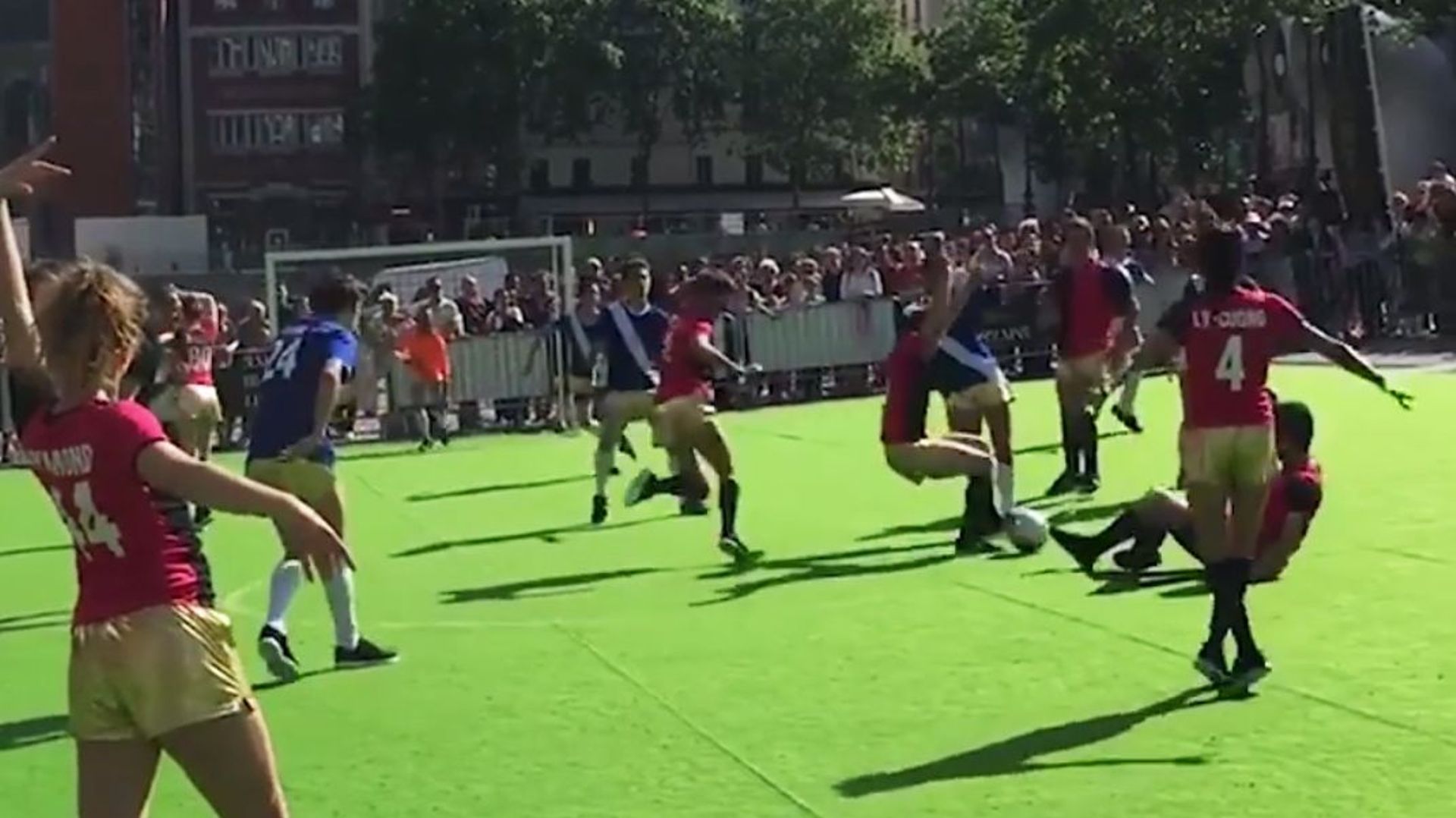 Irrésistible, le Discofootball: c'est du foot mais on danse en ...